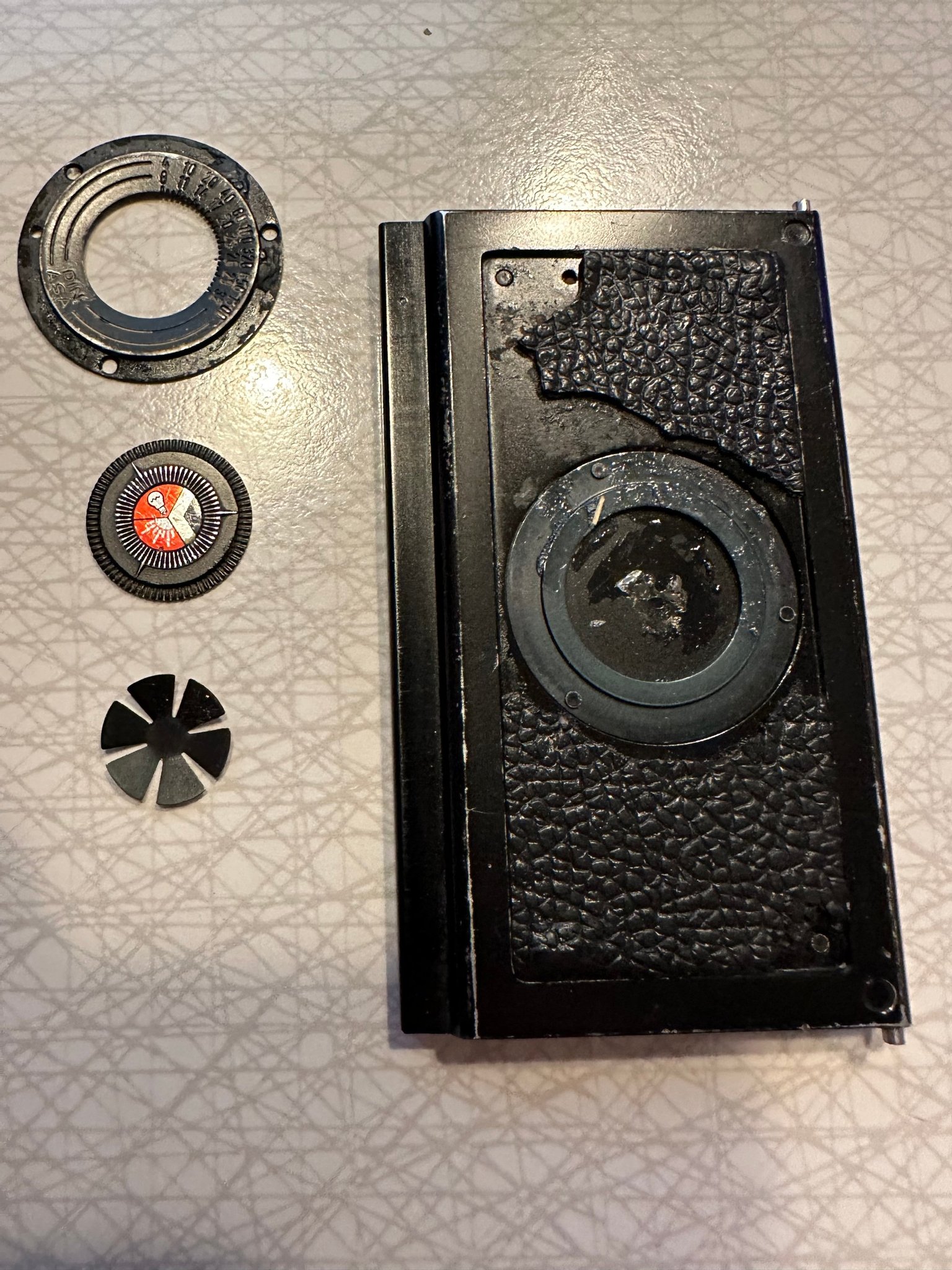 Se Produkter Som Liknar Baklucka Till Leica M4 För De På Tradera