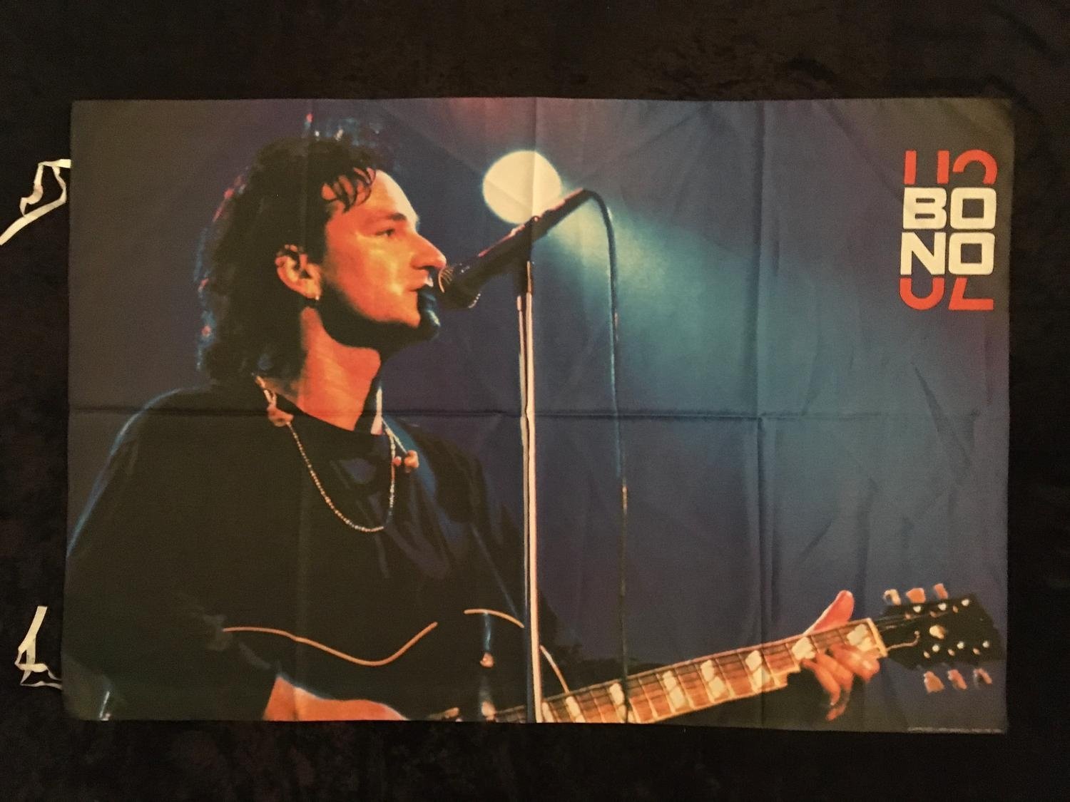 U2 - Bono flagga Poster flagga från 1995 SAMLAR.. | Köp på Tradera (661719656)