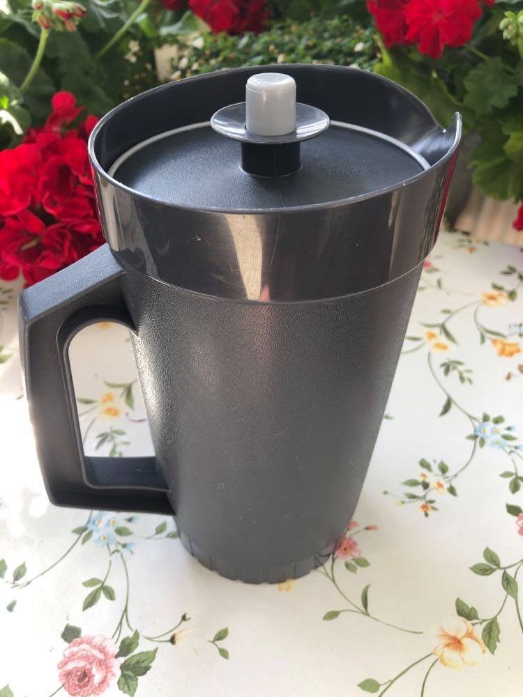 Tupperware kanna 1,3 liter (413322486) ᐈ Köp på Tradera Tupperware kanna 1,3 liter (413322486) ᐈ Köp på Tradera