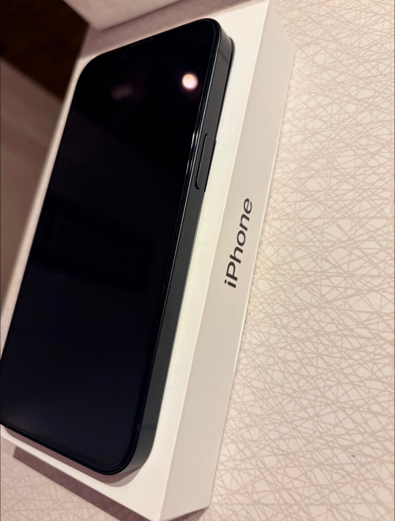 iPhone 16e | Köp på Tradera (711468131)