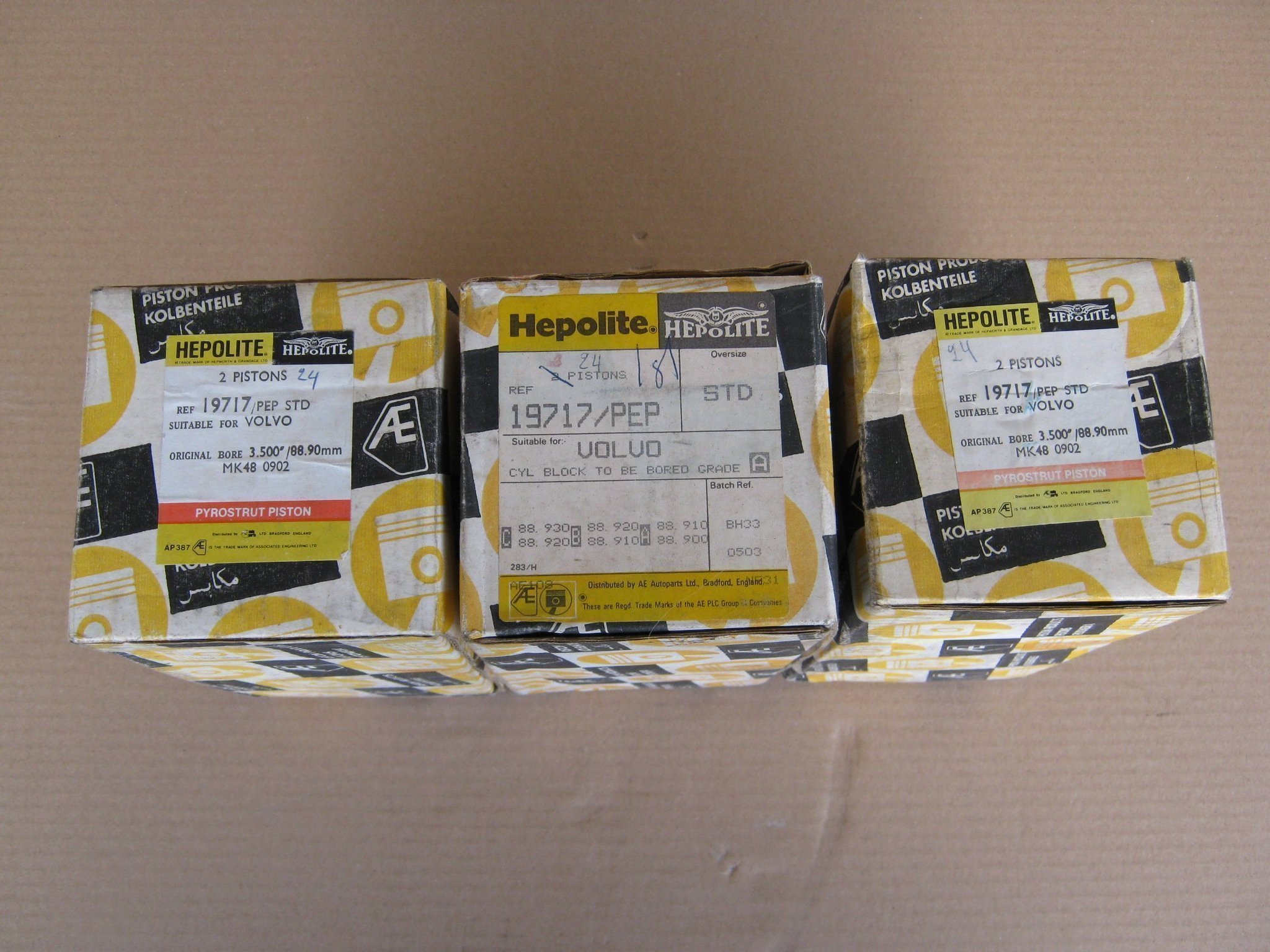 Se produkter som liknar Volvo B19-B20-B30 Kolvar 1974.. på Tradera (705839192)