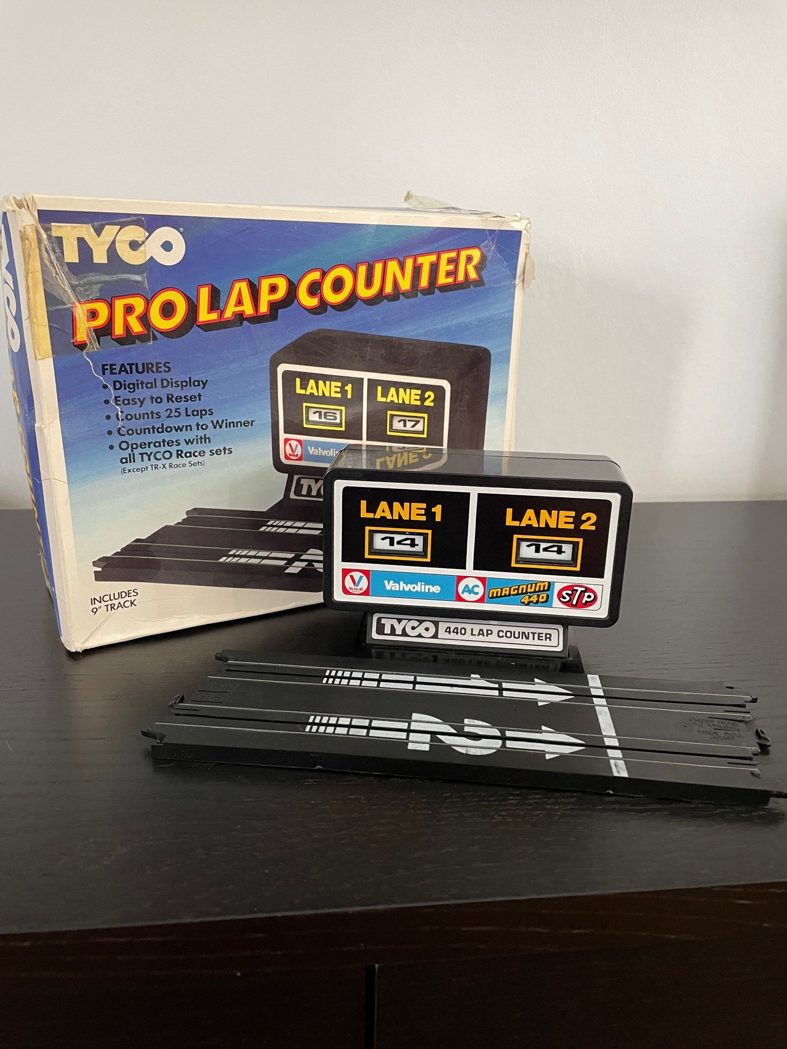 Se produkter som liknar Tyco Pro Lap Counter 440 Varv.. på Tradera (682269295)