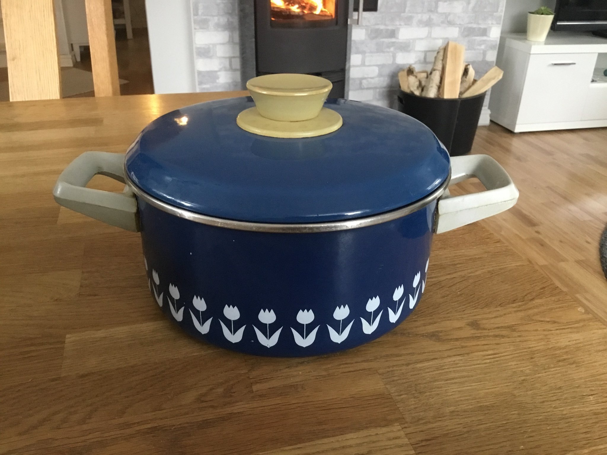 Emaljerad Retro Kastrull (407382686) ᐈ Köp på Tradera Emaljerad Retro Kastrull (407382686) ᐈ Köp på Tradera