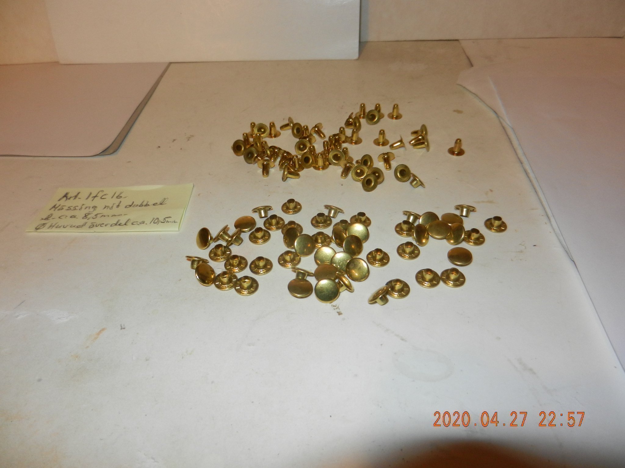 Se produkter som liknar Nitar förm. Längd c:a.8,5 mm... på Tradera (694065217)