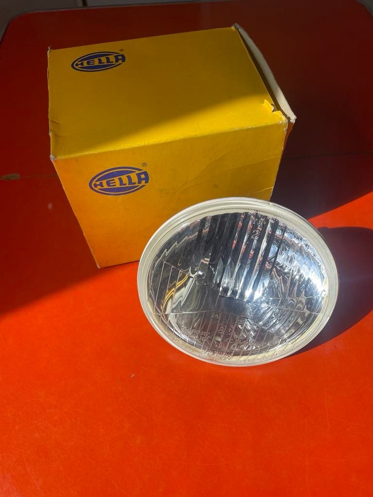 strålkastare Hella 1B3 002 42.. | Köp från Croonasmotor på Tradera (685608135)