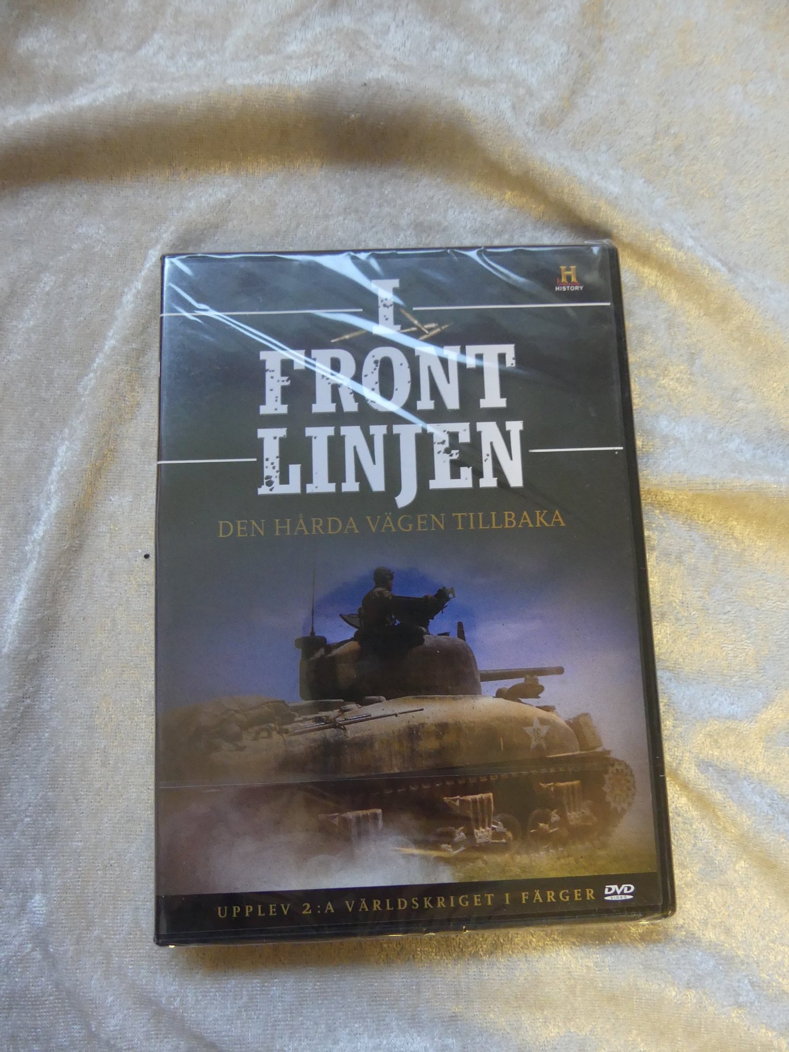 Se produkter som liknar DVD, I Front Linjen "Den Hård.. på Tradera (636029373)