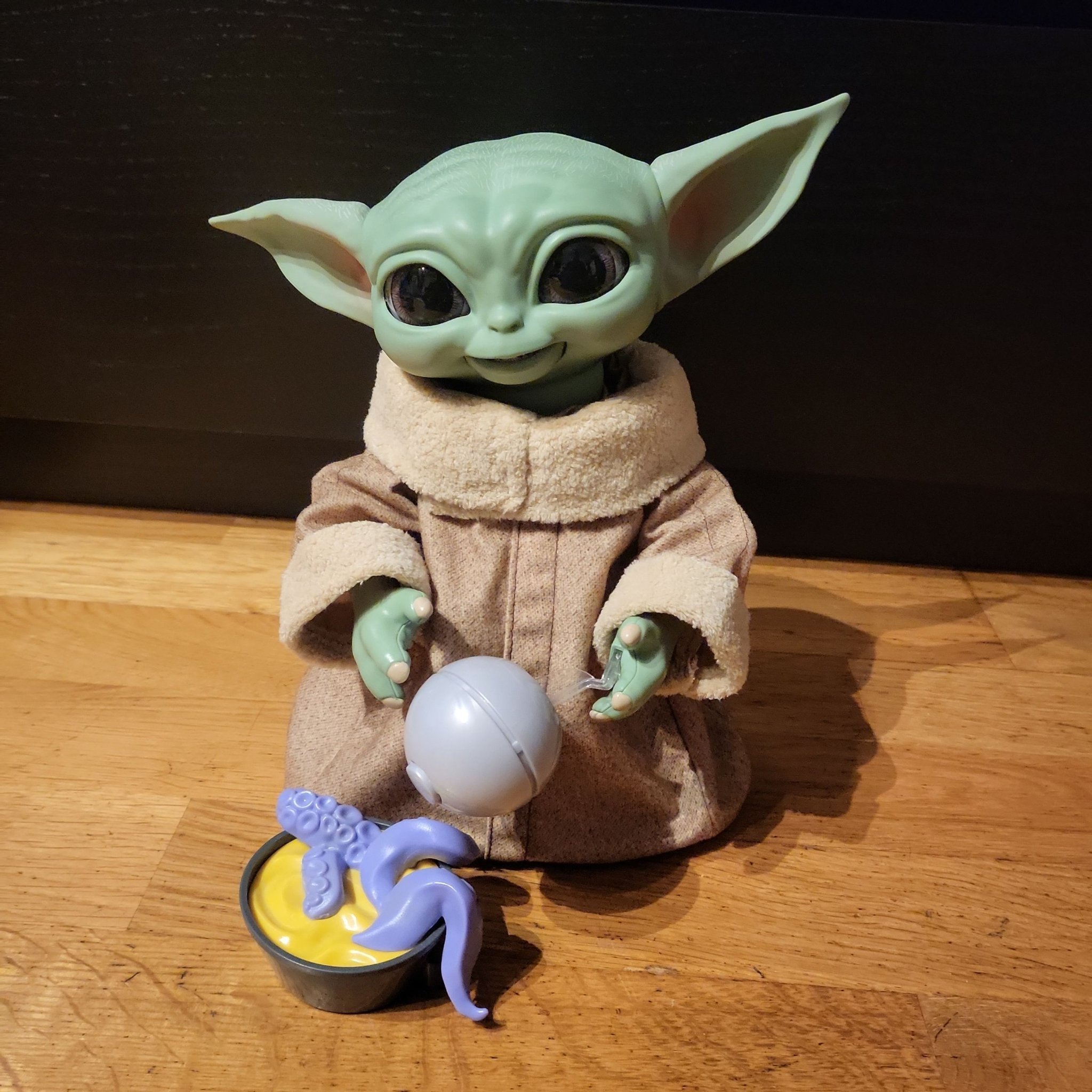 Se produkter som liknar Star Wars baby yoda The Manda.. på Tradera (696996124)