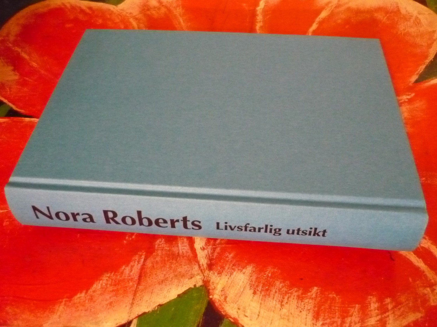 BOK, NORA ROBERTS: LIVSFARLIG.. | Köp från keepeer14488 på Tradera (667984598)