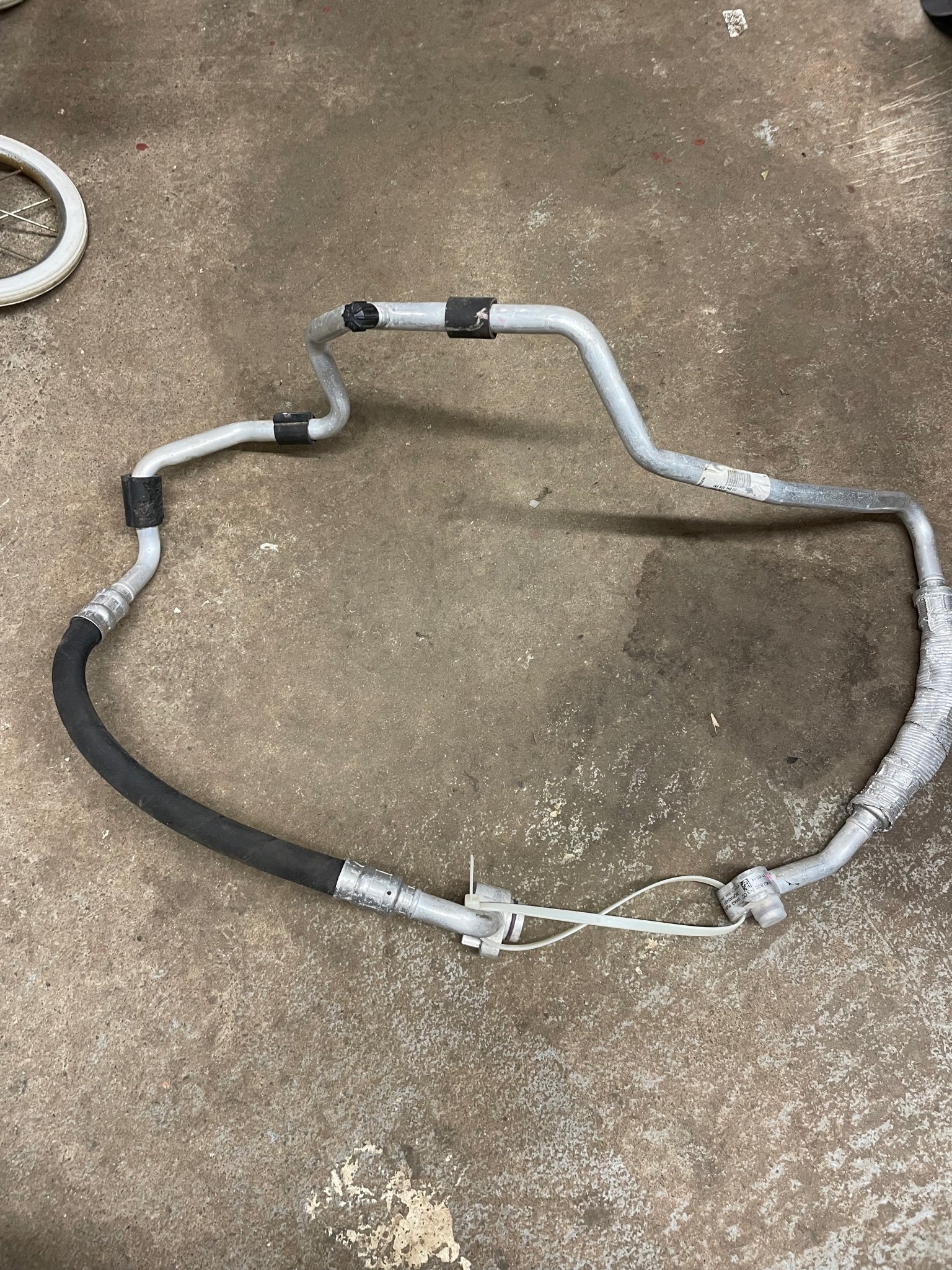 Lågtrycksledning, Klimatanläggning 1K0 820 743 CC | Köp på Tradera (704766640)