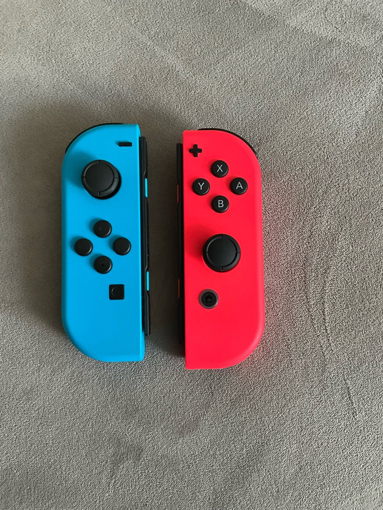 Nintendo Switch Joy-Con Pair Neon Red/Neon Blue | Köp på Tradera (634600785)