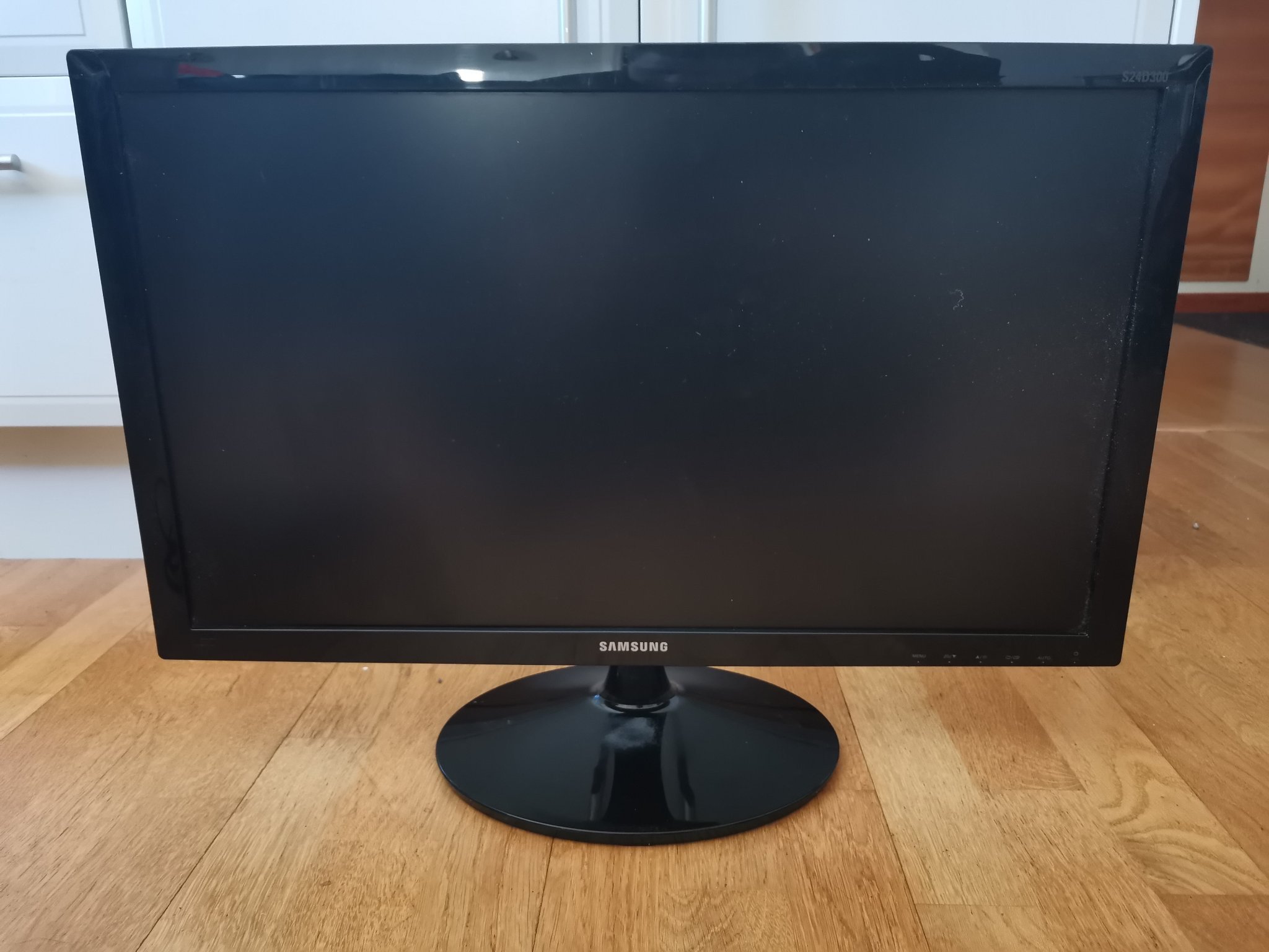 Samsung S24D300HL (450989043) ᐈ Köp på Tradera