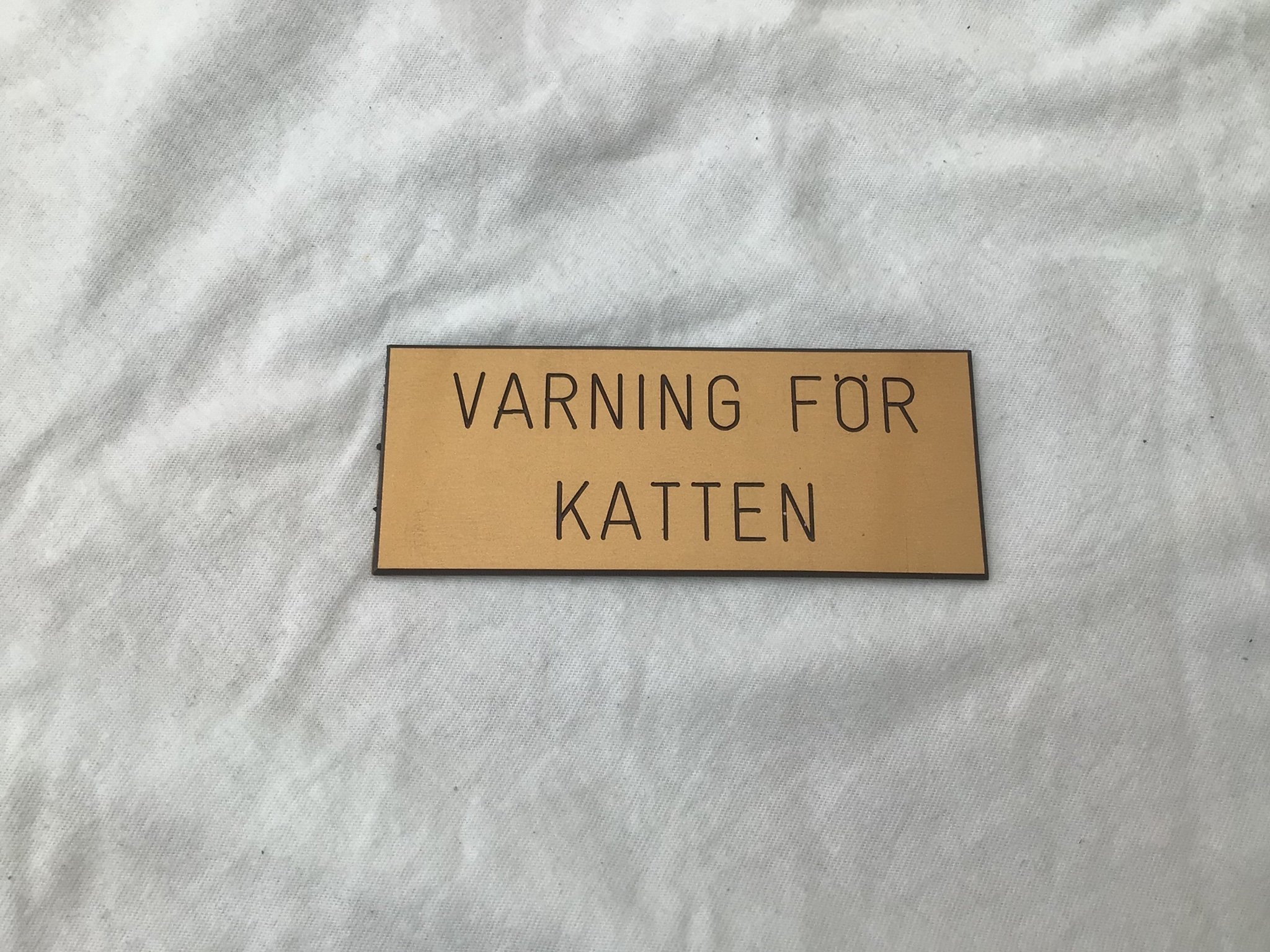 Se produkter som liknar Varning för katten skylt på Tradera (564927920) Se produkter som liknar Varning för katten skylt på Tradera (564927920)