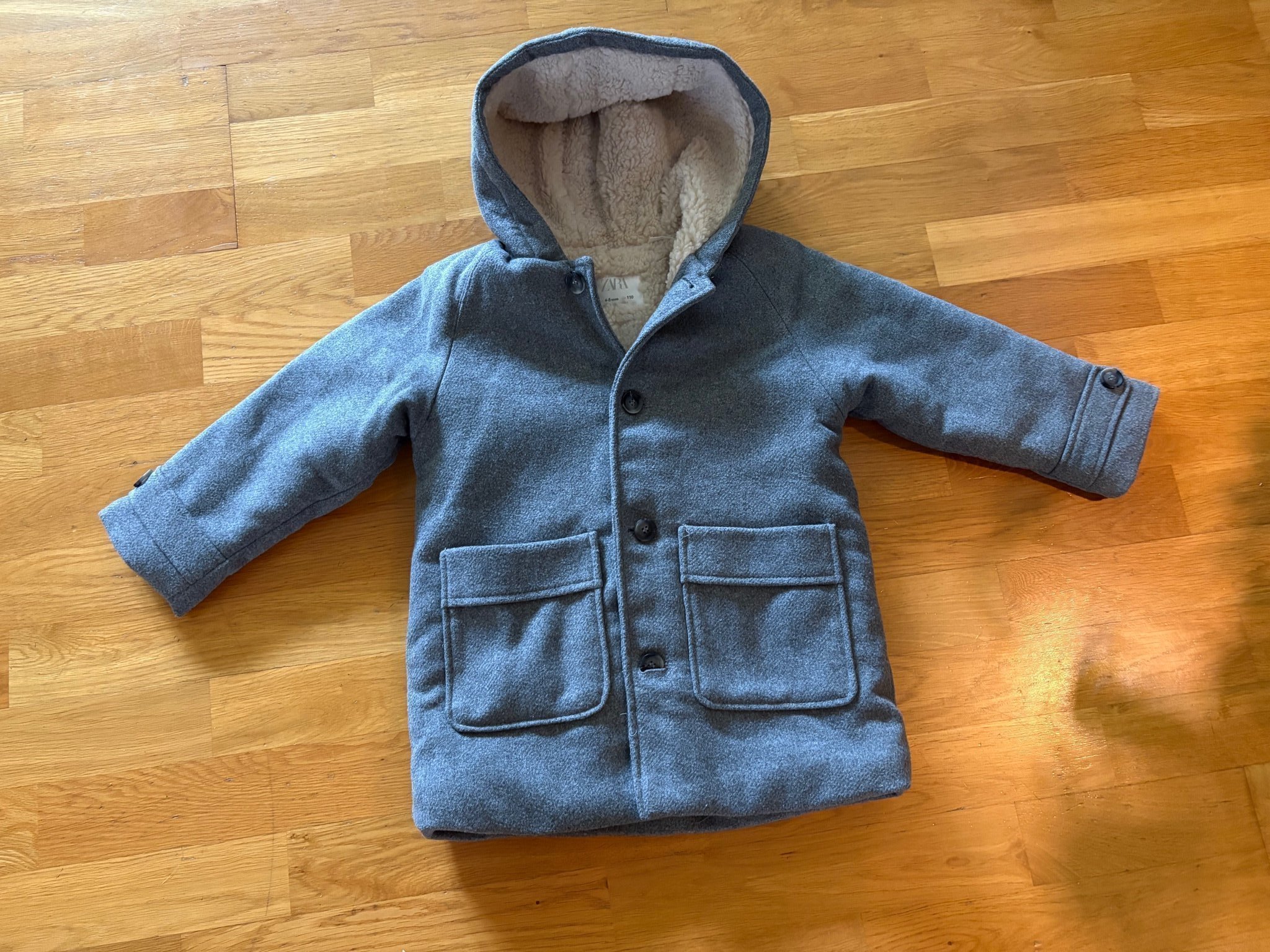 Grå ulljacka stl 110 ZARA | Köp på Tradera (702421196)