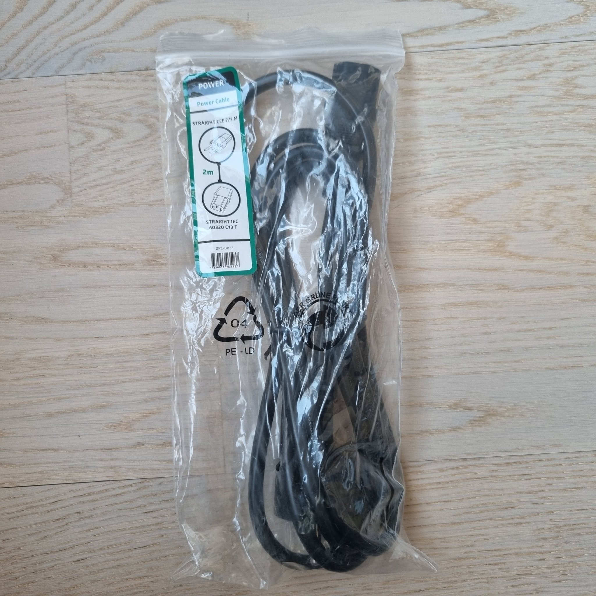Se produkter som liknar Strömkabel IEC 60320 C13 till.. på Tradera ...