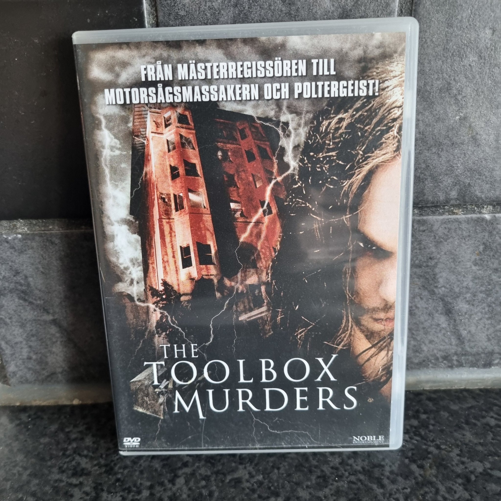 Se produkter som liknar The Toolbox Murders DVD på Tradera (692121594)