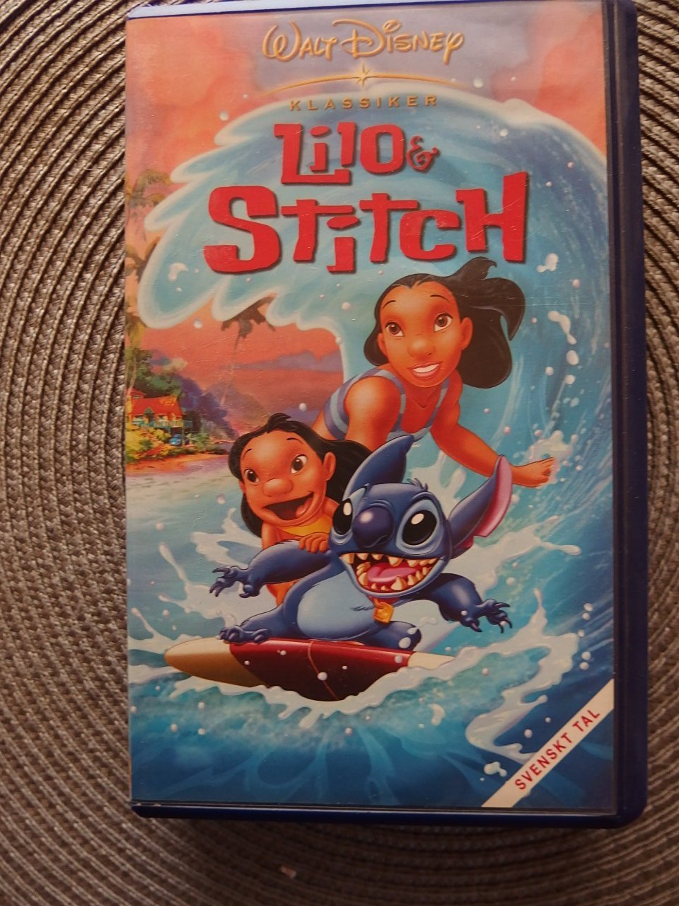 Se produkter som liknar Lilo & Stitch - VHS - Svensk .. på Tradera (695945385)