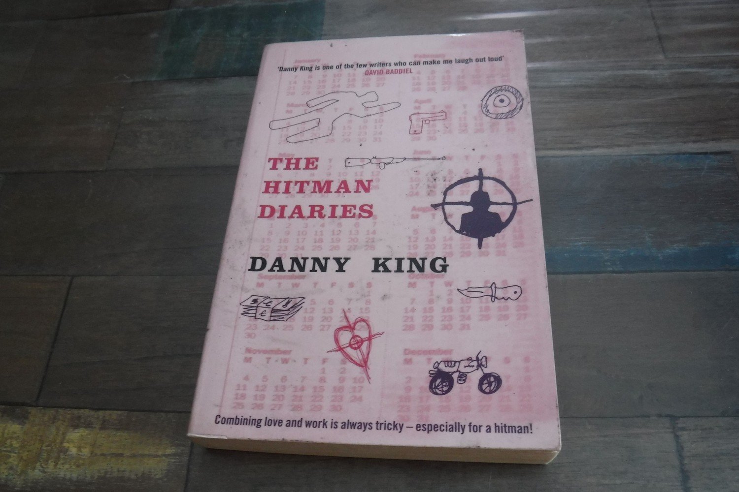 Se produkter som liknar The hitman diaries författare.. på Tradera (677536254)