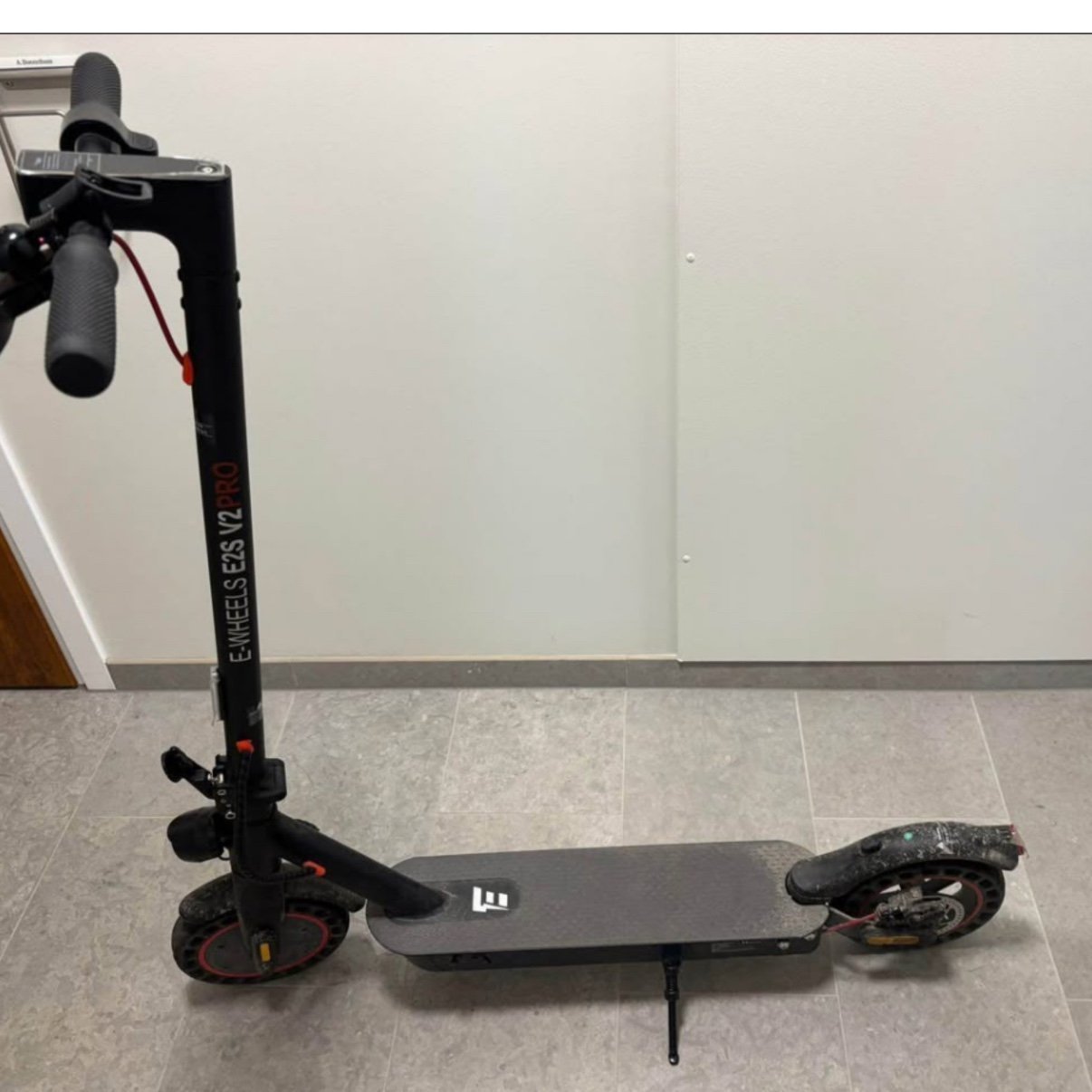 E-Wheels E2S V2 Pro Long Range Elscooter | Köp på Tradera (704651501)