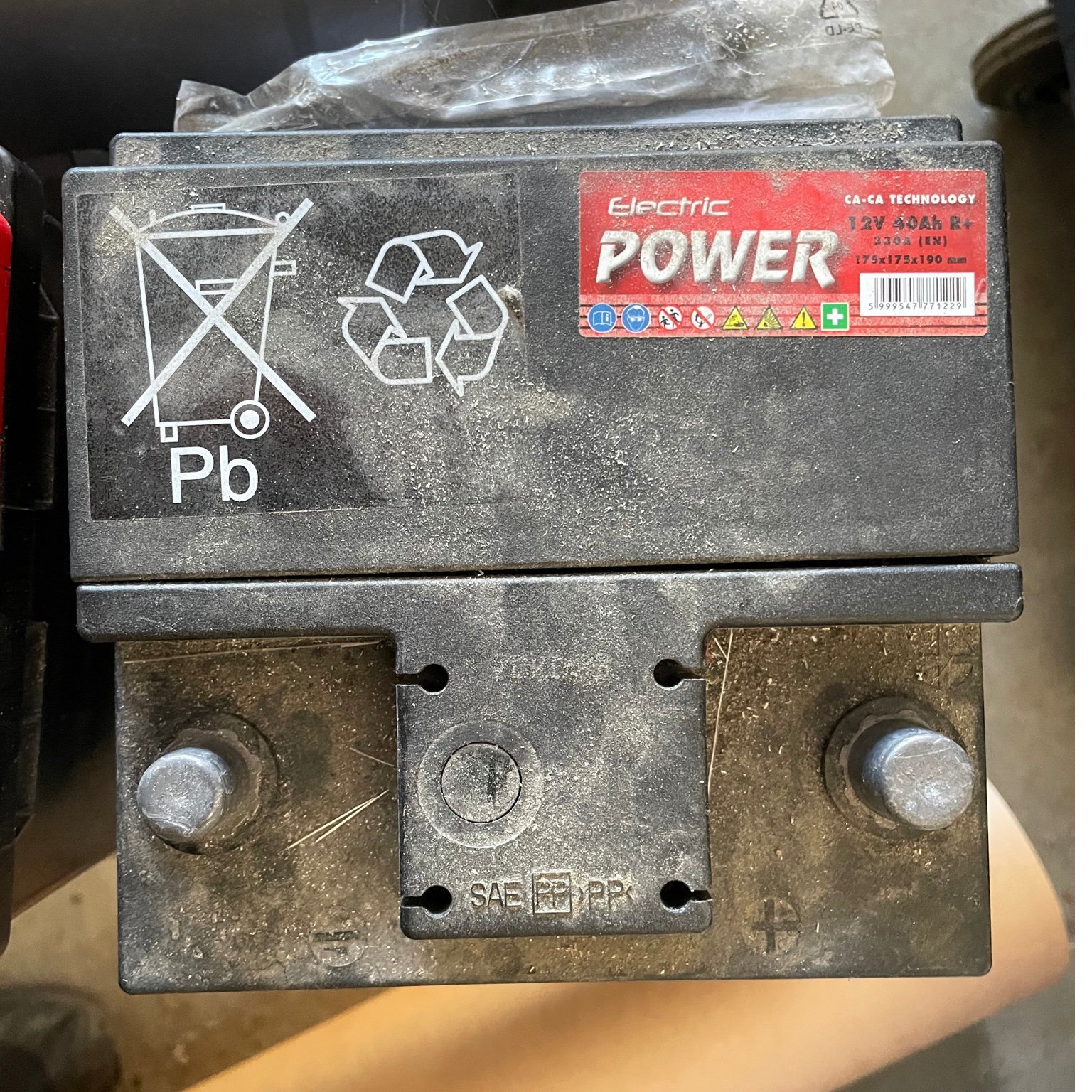 Bilbatteri 12 volt | Köp på Tradera (593383528)