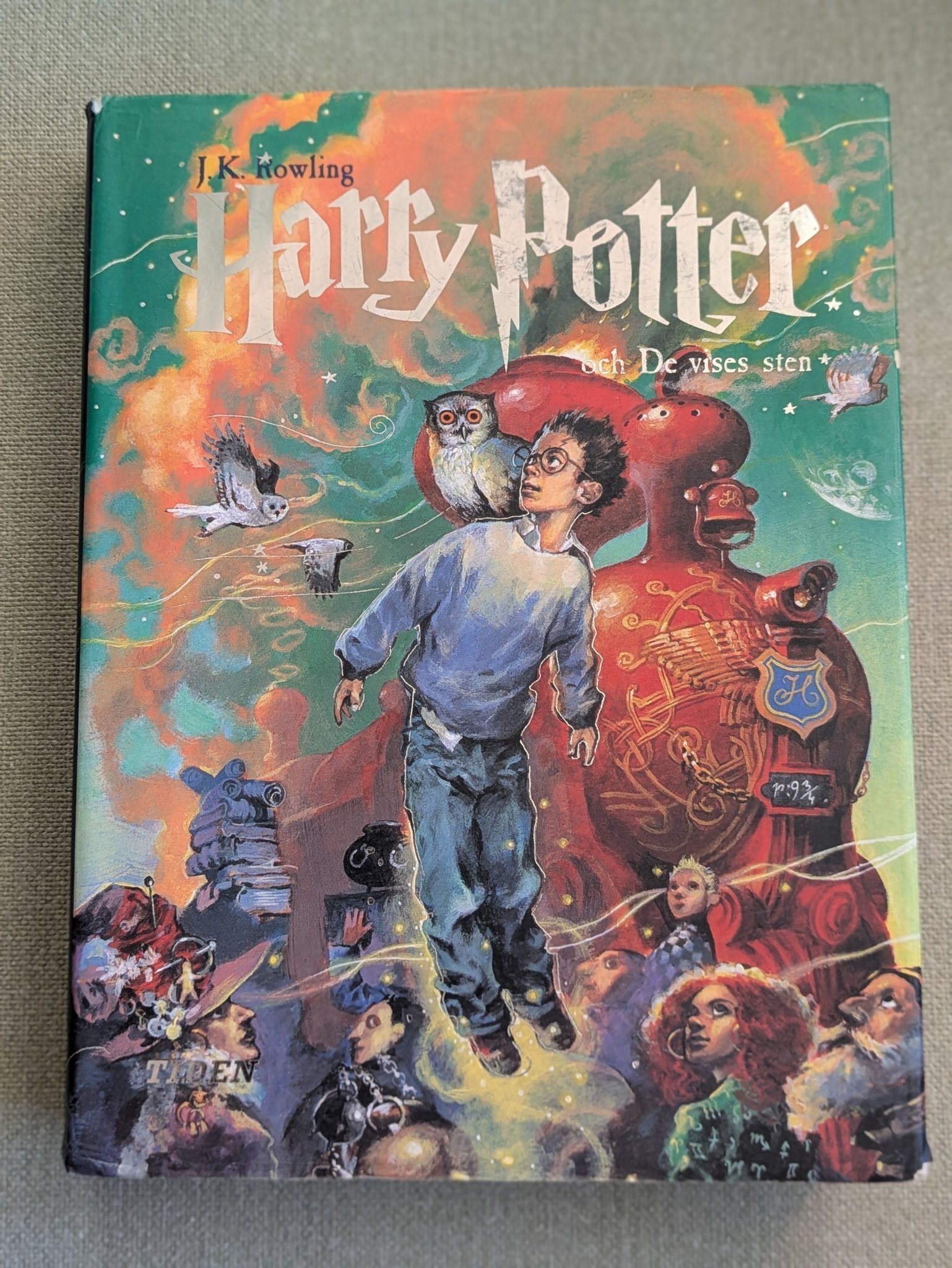 Harry Potter och De vises sten av J.K. Rowling | Köp på Tradera (690409690)