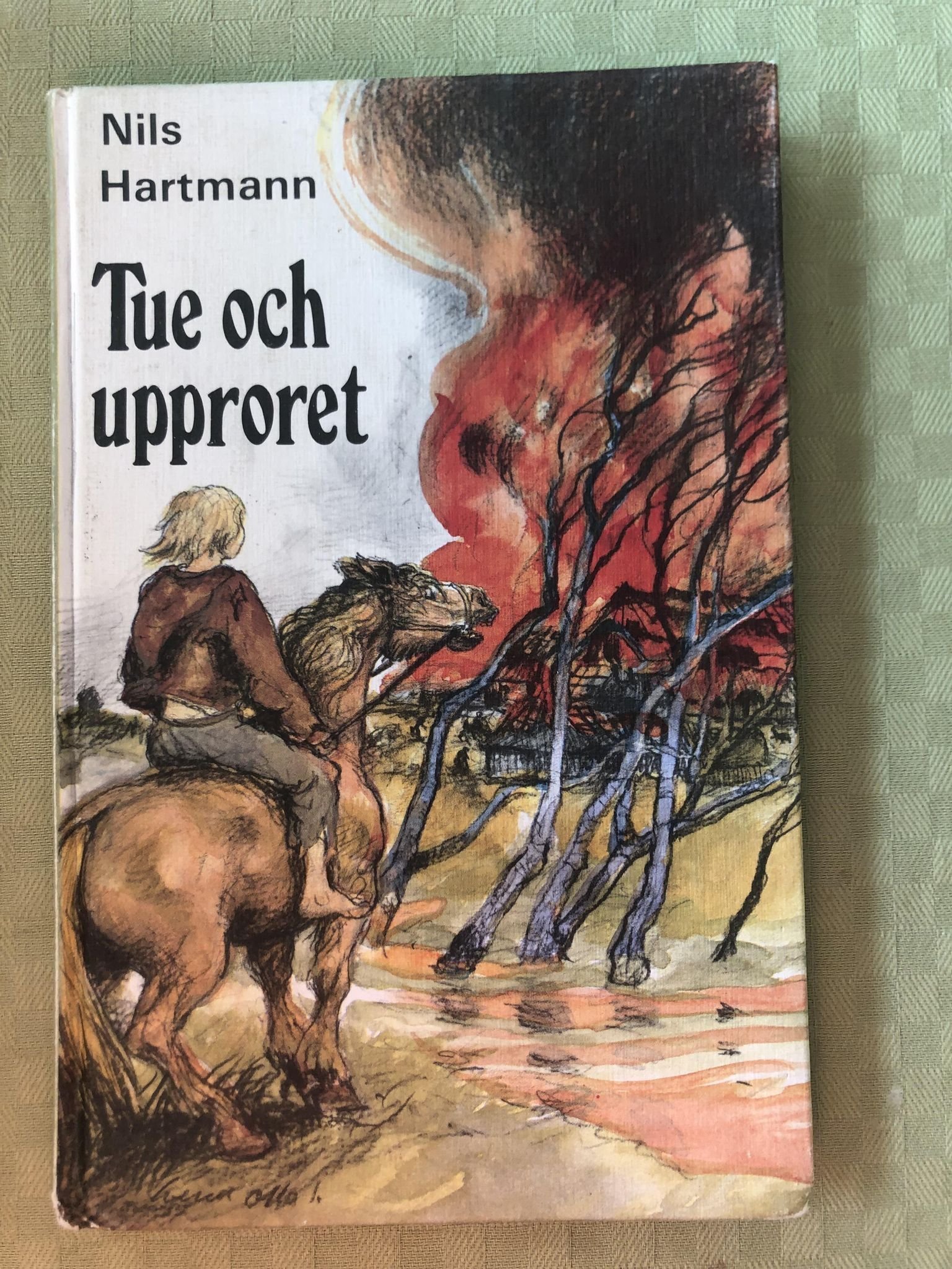 Nils Hartmann - Tue och upproret (1985) | Köp på Tradera (682854523)