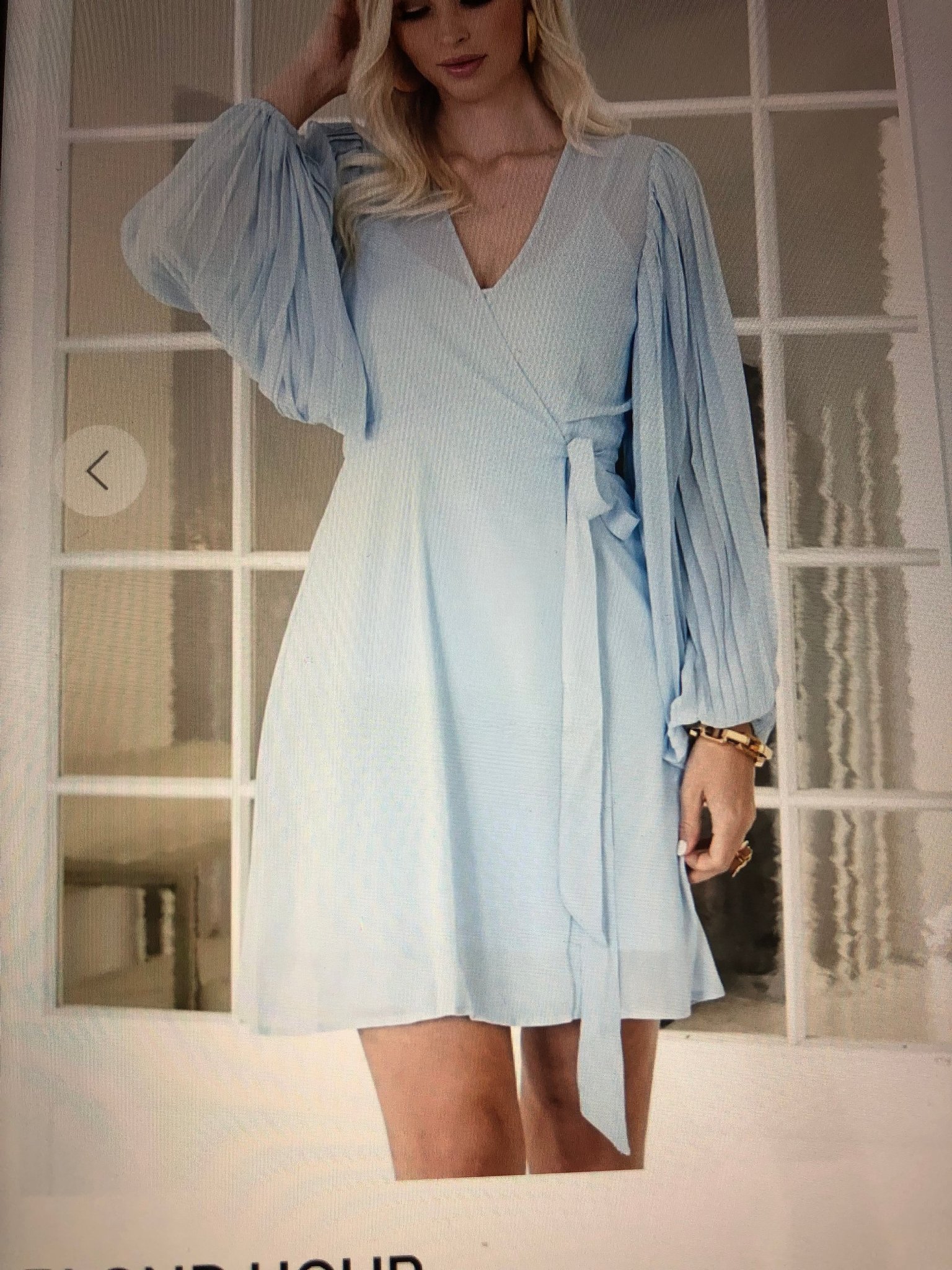 Se produkter som liknar RIVIERA WRAP DRESS.VACKER OML.. på Tradera (638789095)