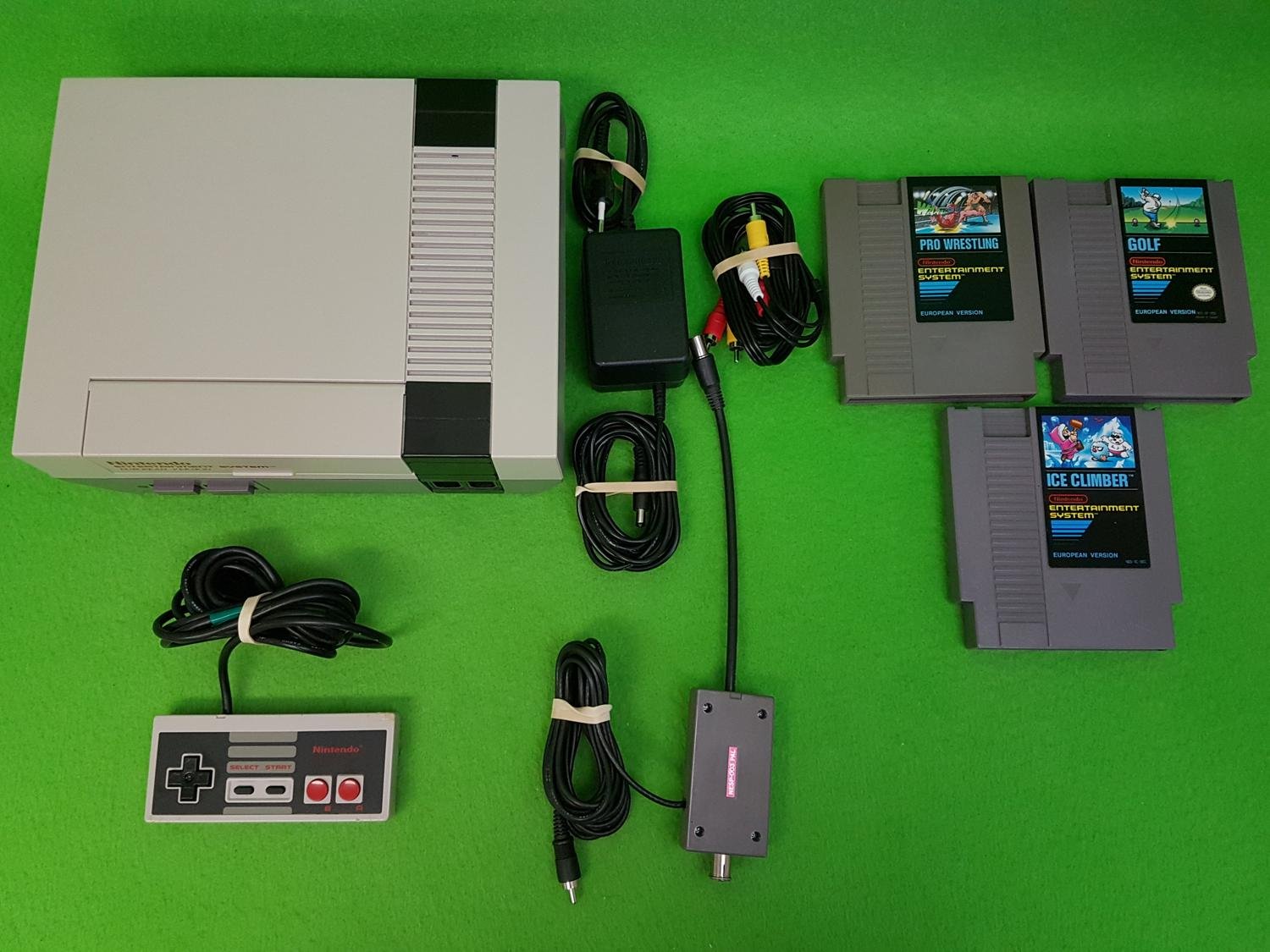 Nintendo 8-bit Konsol SCN Med 3 Spel frå.. (404476627) ᐈ SpelHem på Tradera