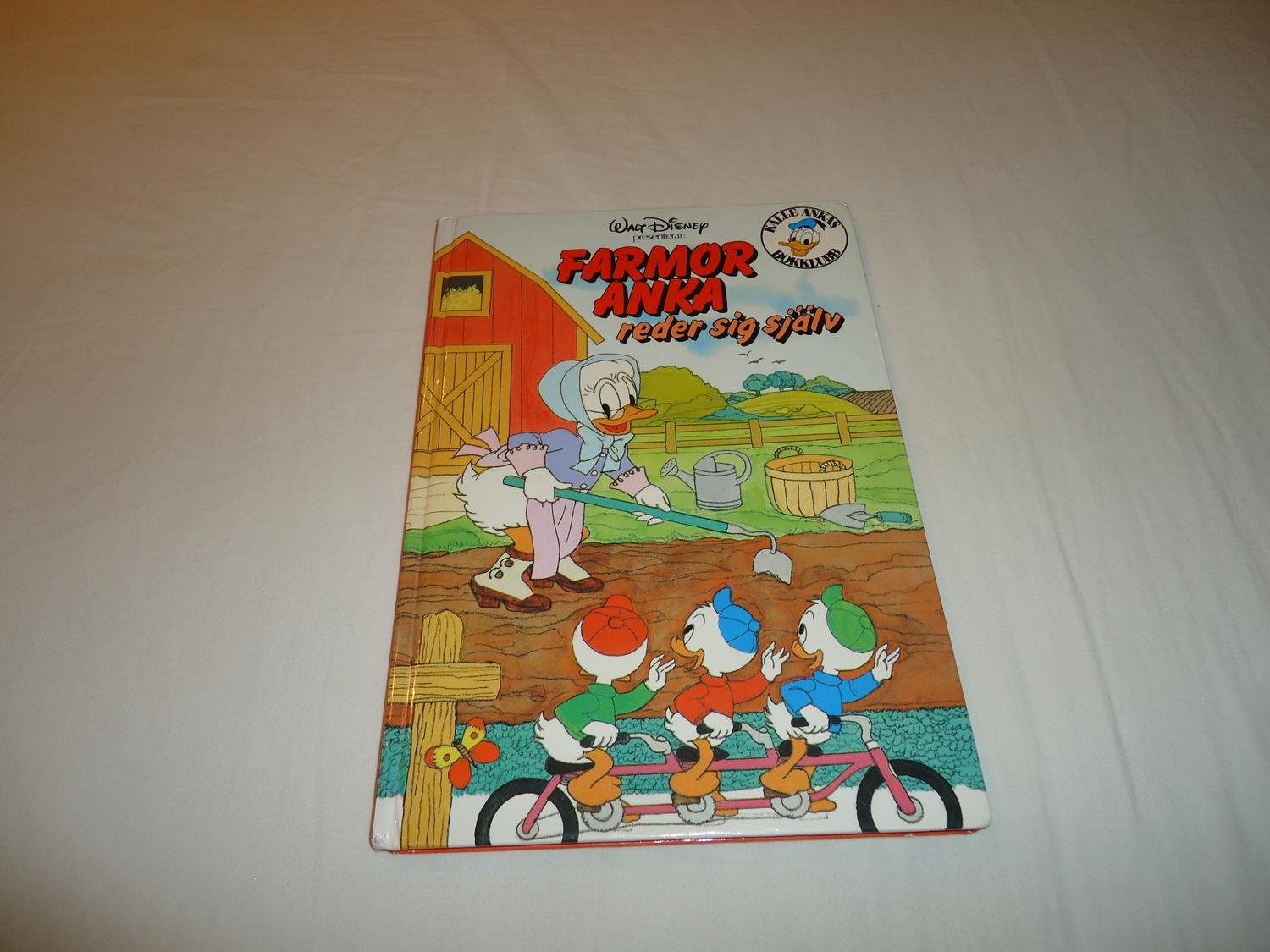 Walt Disney Farmor Anka reder sig själv inbunde.. | Köp på Tradera (571962655)