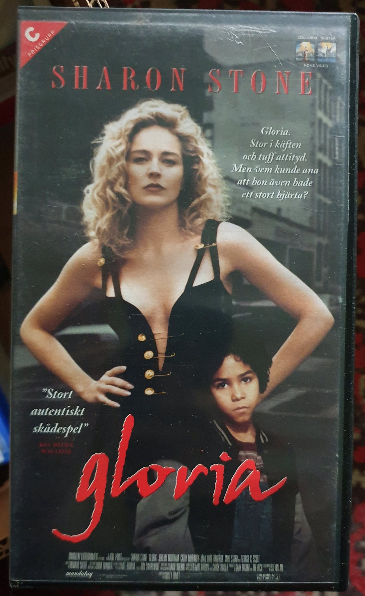 Se produkter som liknar Gloria (1999) Sharon Stone VHS på Tradera (635733380)