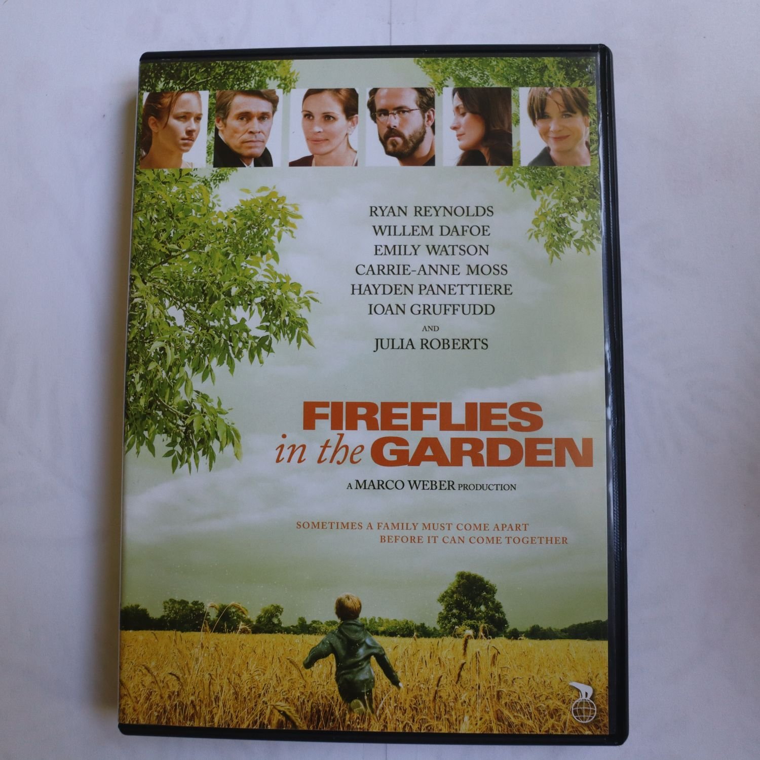 FIREFLIES IN THE GARDEN - DAFOE - RYAN REYNOLDS.. | Köp på Tradera (635099302)