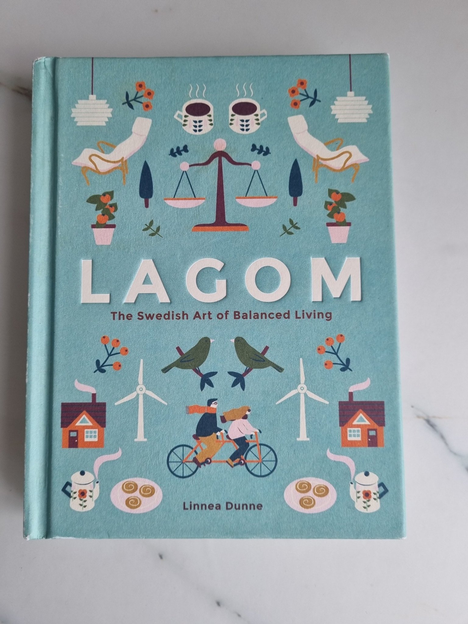 Se produkter som liknar "Lagom: The Swedish Art of Ba.. på Tradera (638296179)