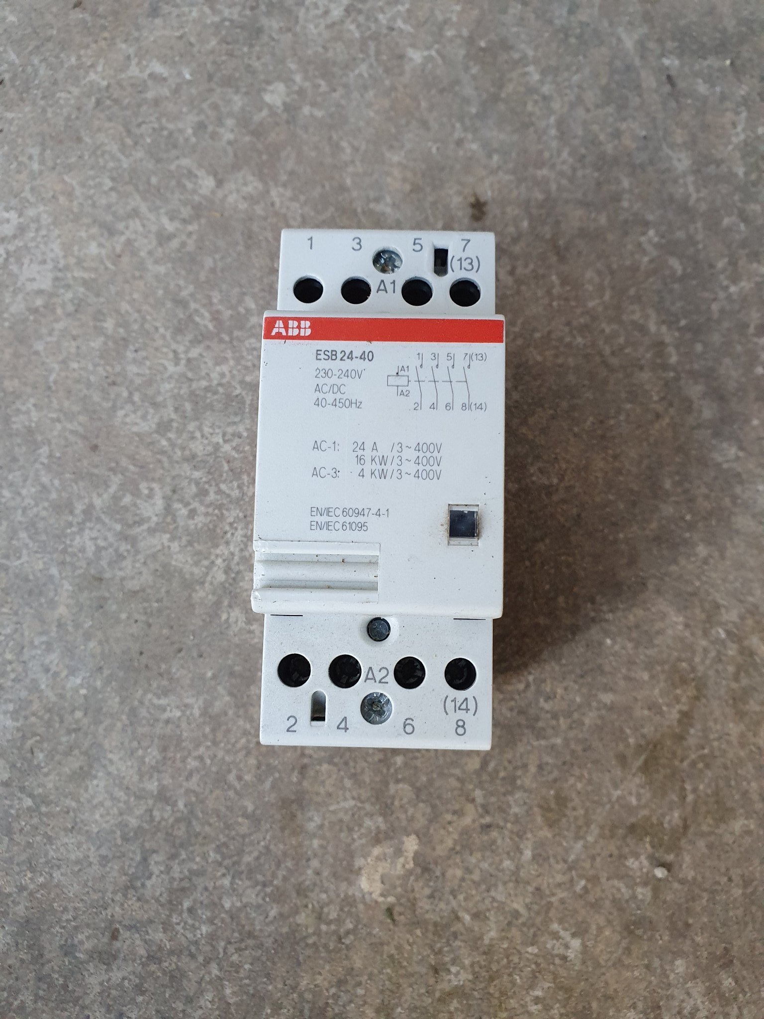 Kontaktor 4-pol ABB ESB 24-40 (424174151) ᐈ Köp på Tradera