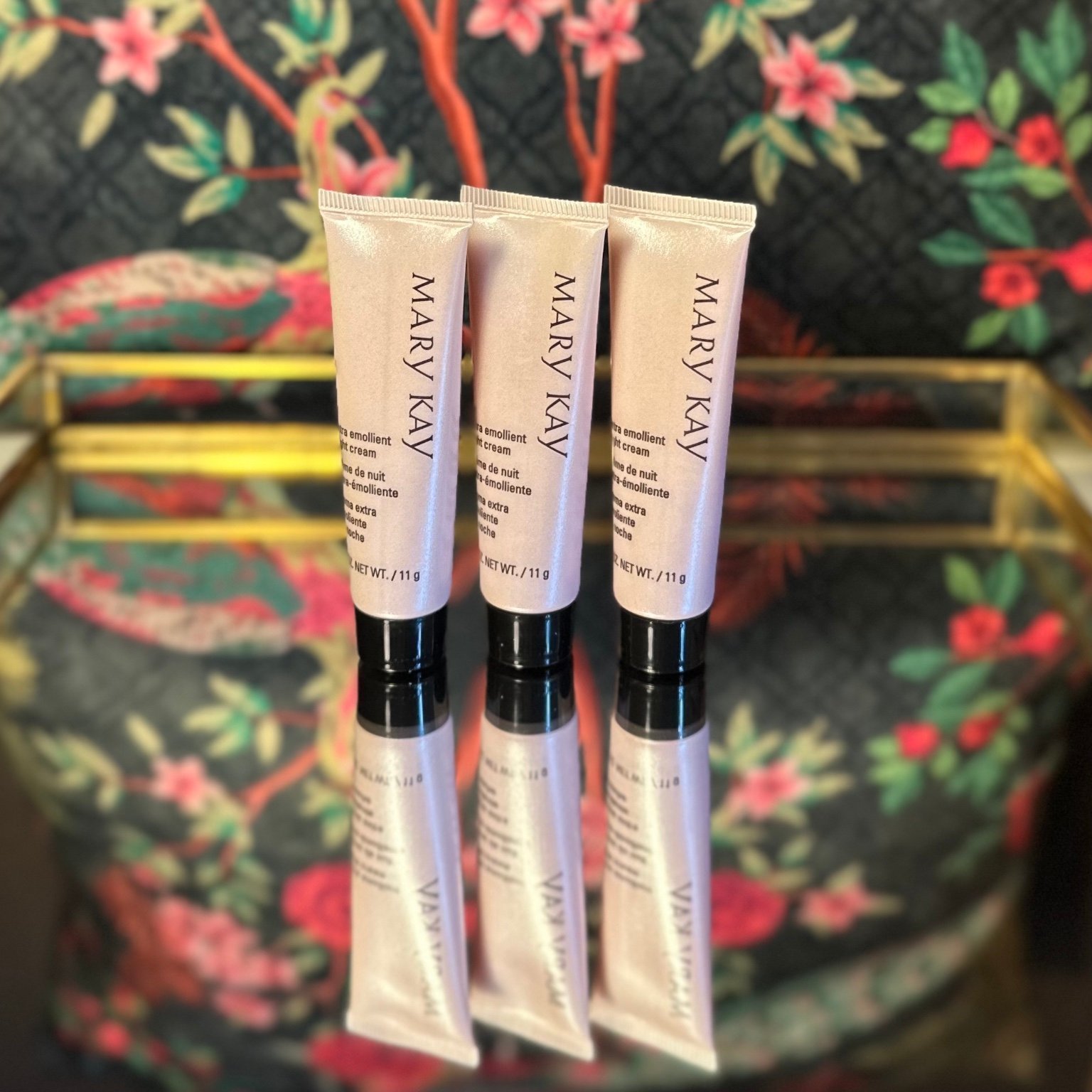 Se produkter som liknar Mary Kay® Extra Emollient Nig.. på Tradera ...
