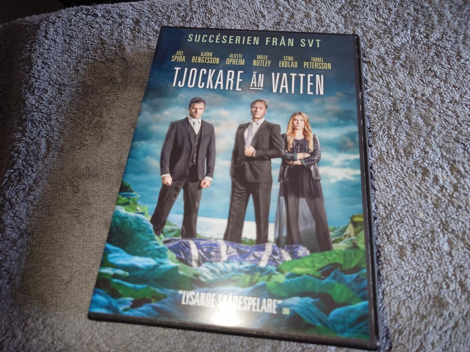 Se produkter som liknar Tjockare än vatten (4-disc), .. på Tradera (671645868)