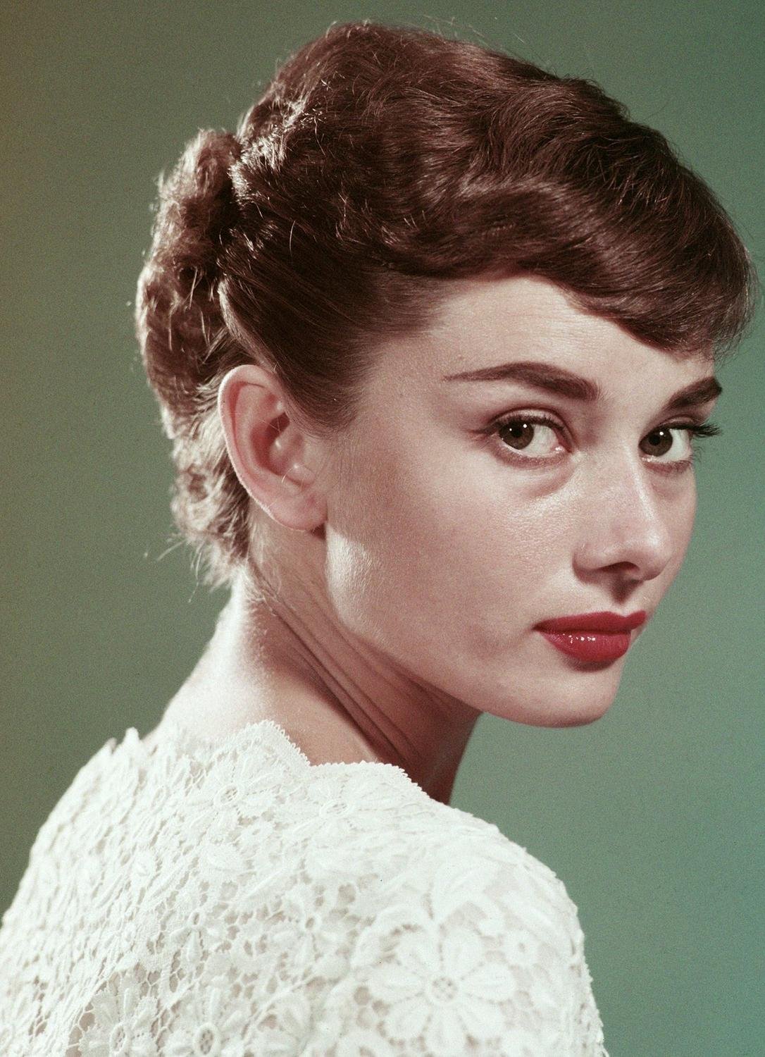 AUDREY HEPBURN BRITISH ACTRESS and HUMANITARIAN.. | Köp på Tradera ...
