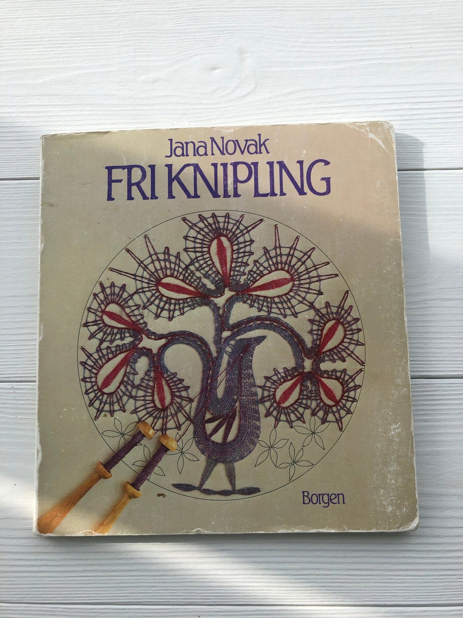 Se produkter som liknar KNYPPELBOK / FRI KNIPLING / J.. på Tradera (626422888)
