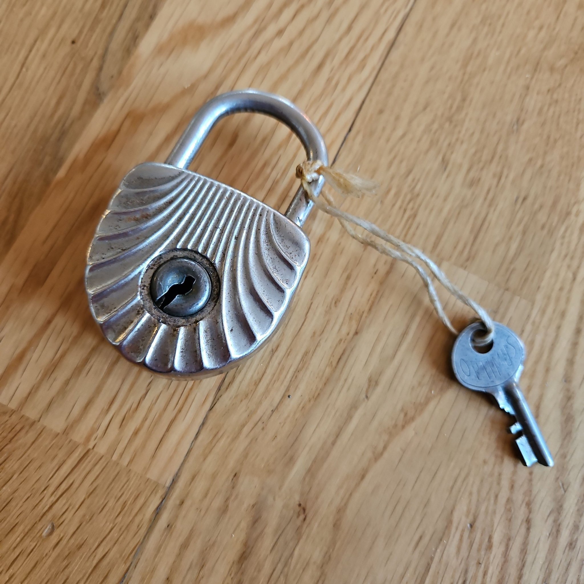 ABUS Hänglås No. 505 vintage retro | Köp på Tradera (703732260)