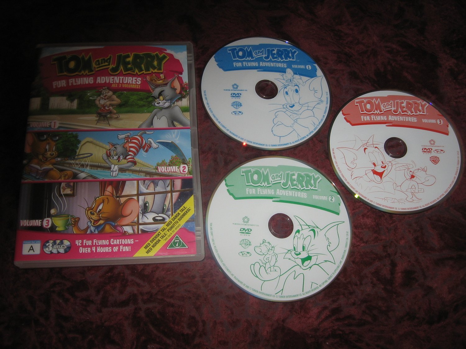 TOM AND JERRY FUR FLYING ADVENTURES VOLUME 1+2+.. | Köp på Tradera (634431920)