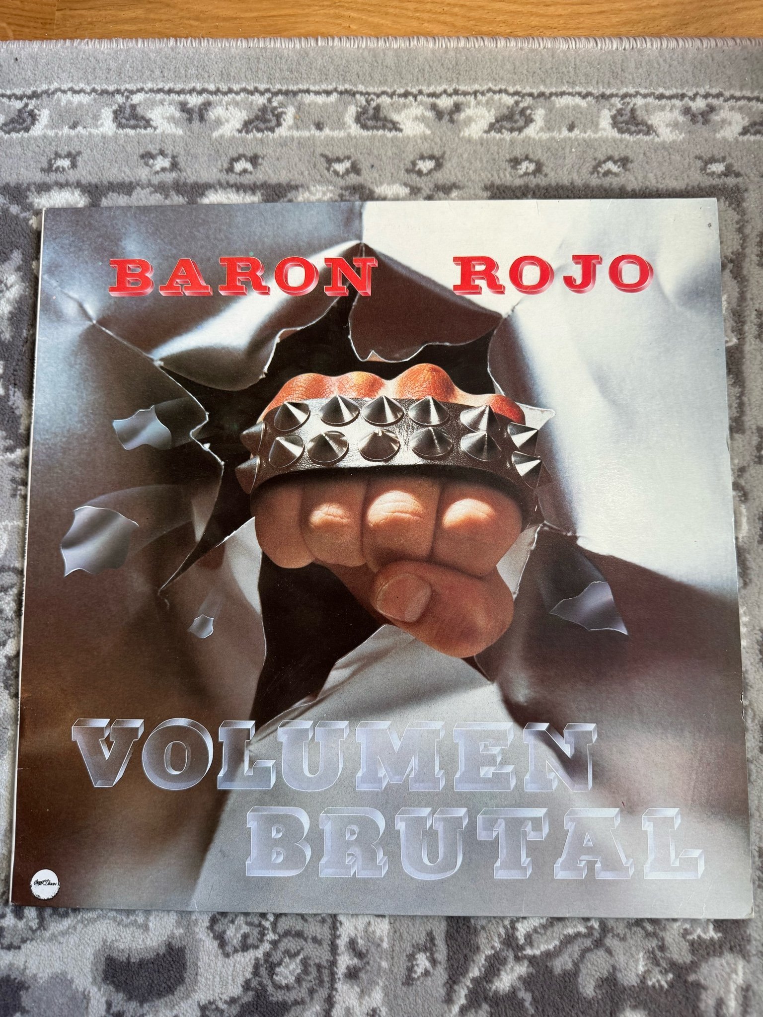 Se produkter som liknar BARON ROJO - VOLUMEN BRUTAL s.. på Tradera (633850044)