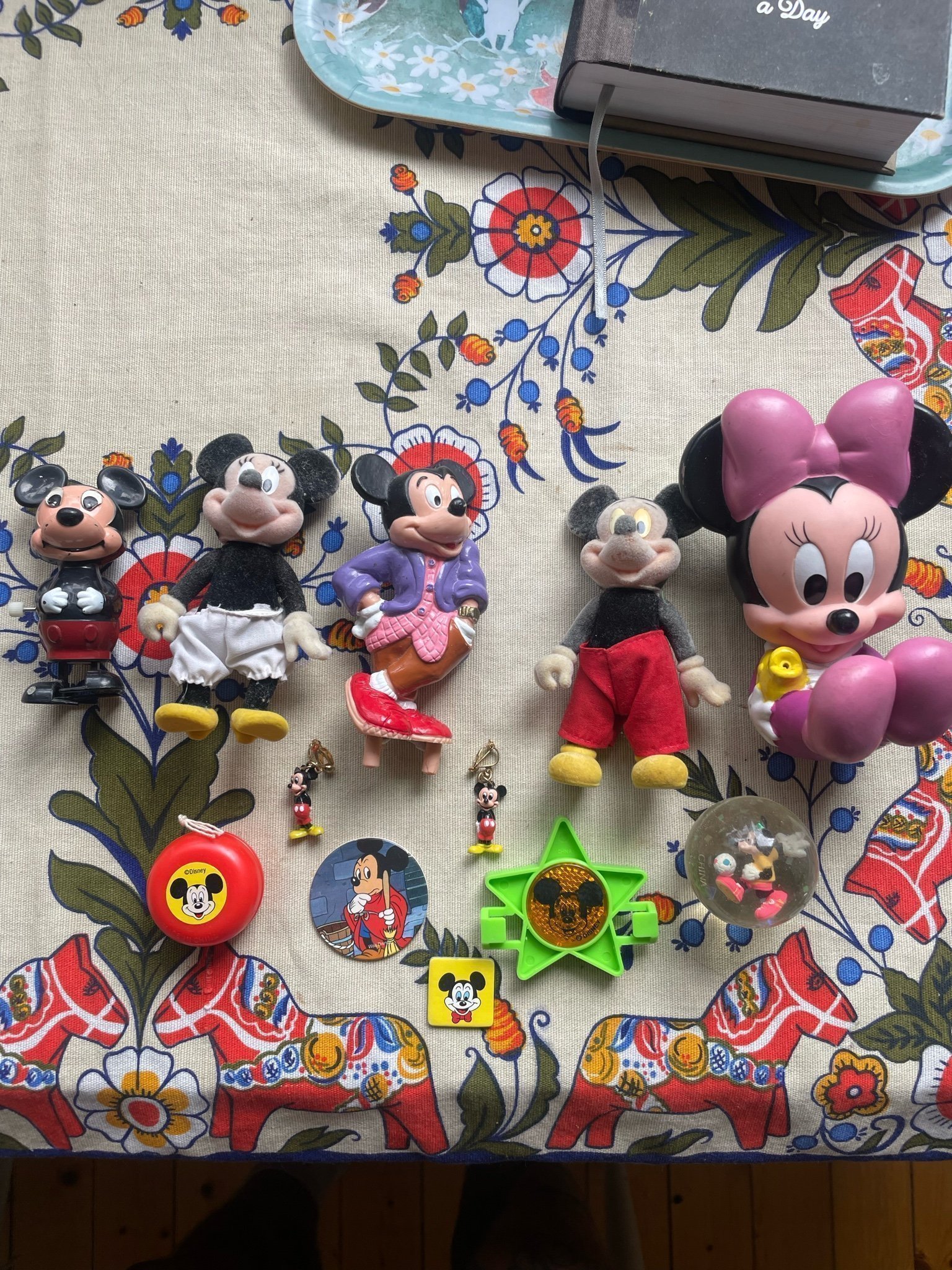 Se produkter som liknar Samling Disney Musse pigg med.. på Tradera (686312648)