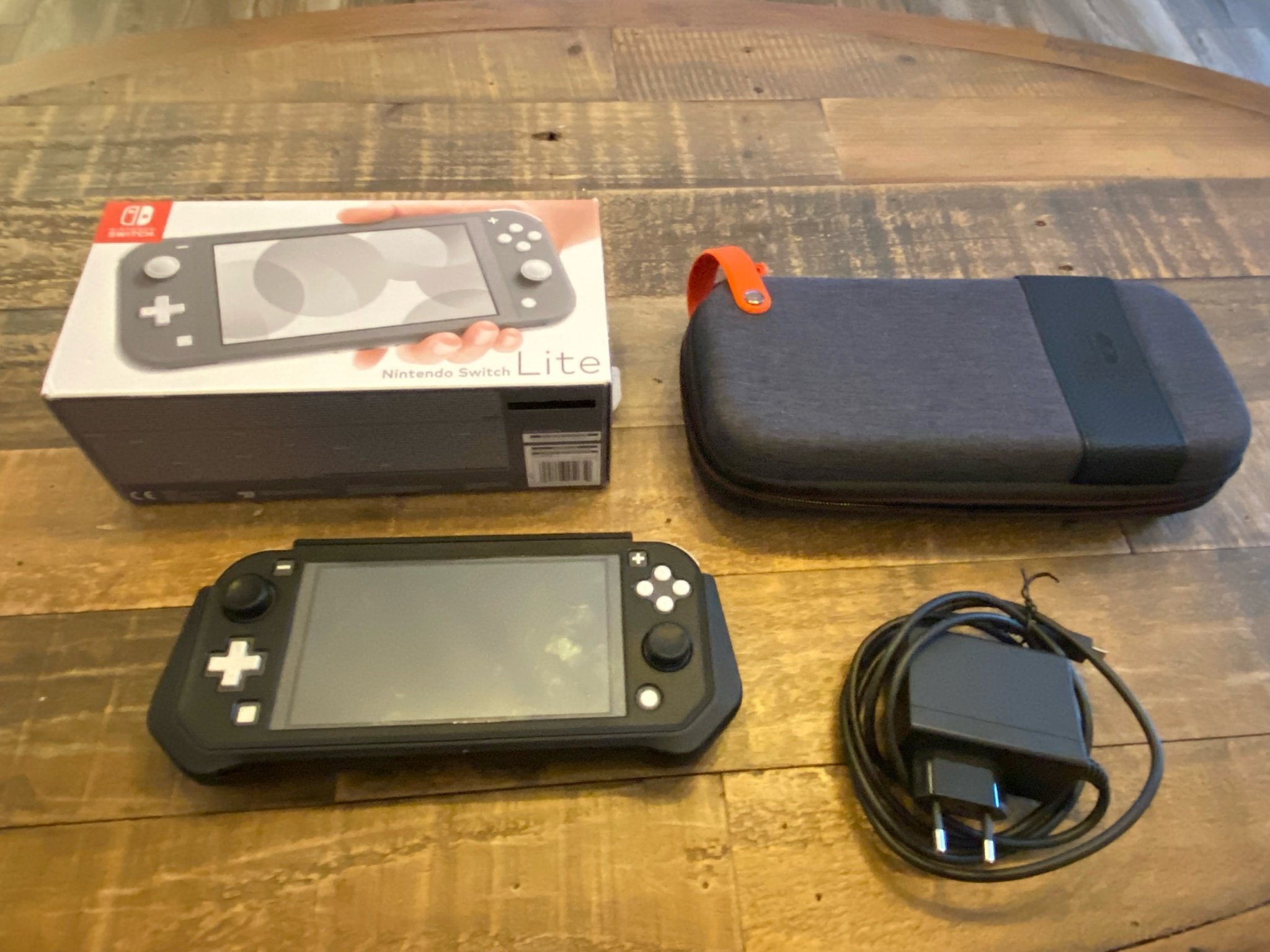 Nintendo Switch Lite | Köp på Tradera (712000075)