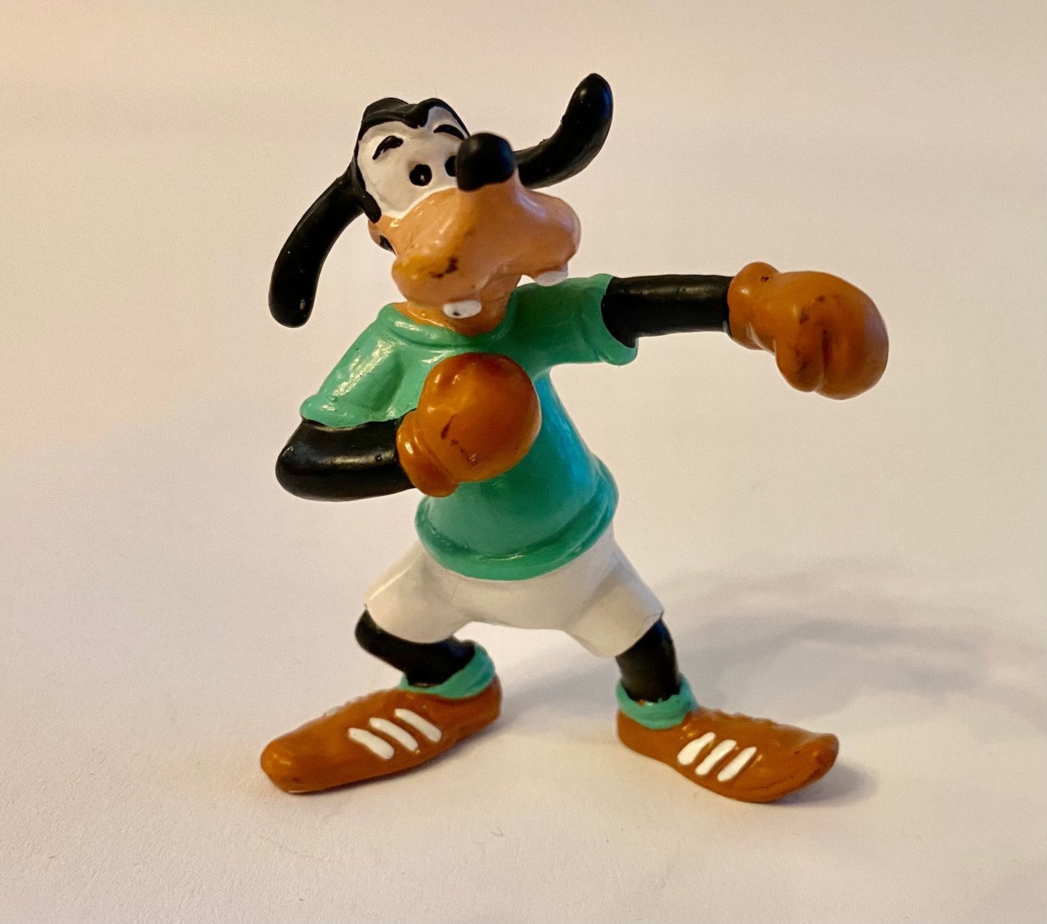 Långben som Boxare Disney Figur Bully Bullyland.. | Köp på Tradera (667450253)
