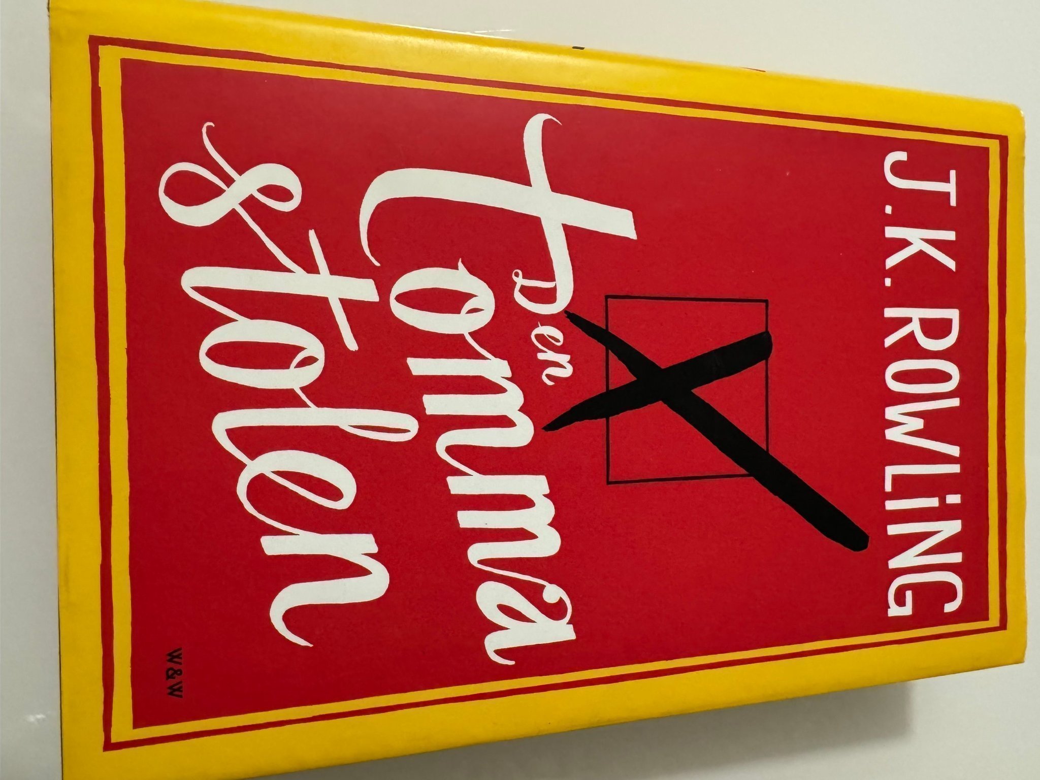 Boken Den tomma stolen av författaren J.K. Rowl.. | Köp på Tradera (710383954)