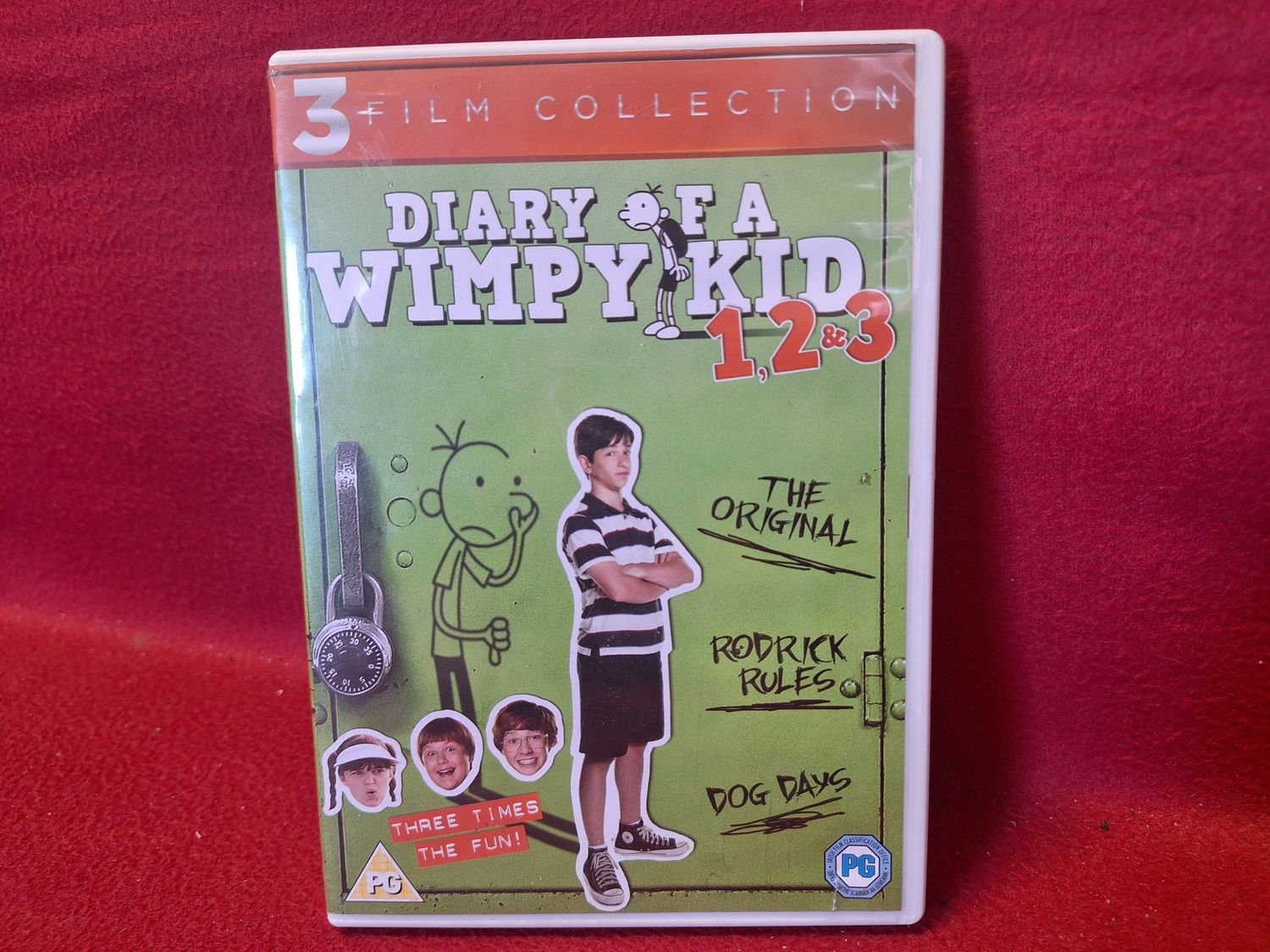 Se produkter som liknar DIARY OF A WIMPY KID 1 - 3 [ .. på Tradera (687508084)