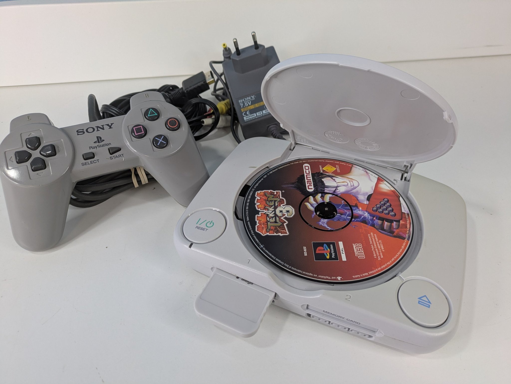 Sony Playstation PS One (PS1) SCPH-102 | Köp på Tradera (691364805)