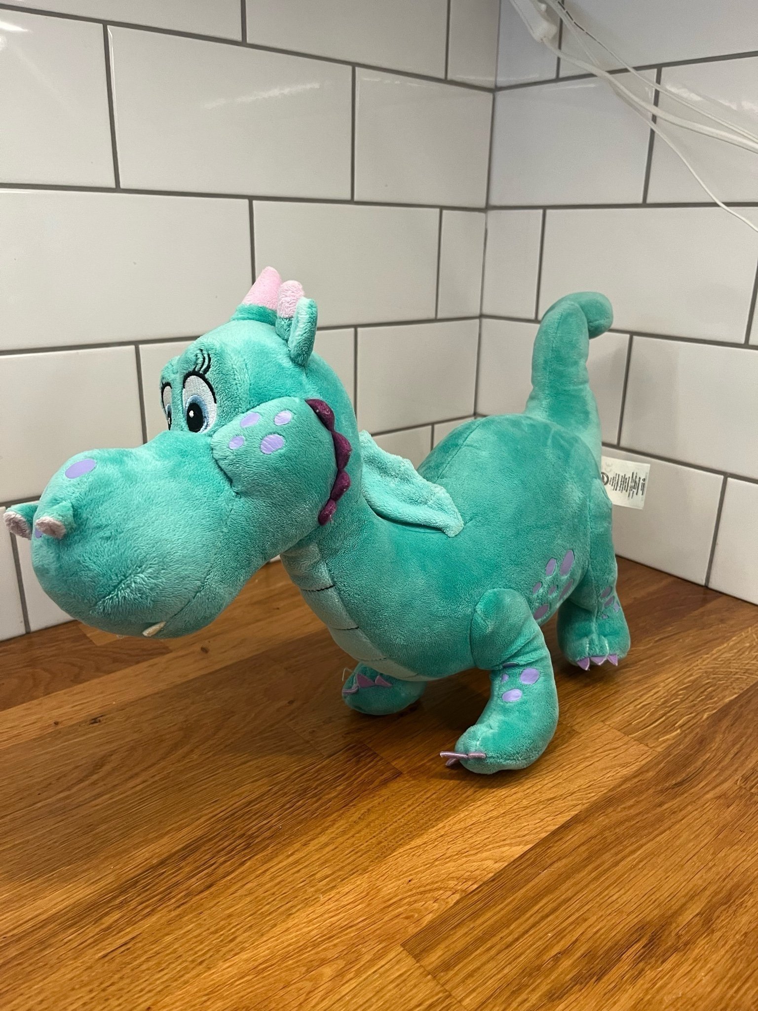 Disney pixar Sofia den första drake | Köp på Tradera (684864580)