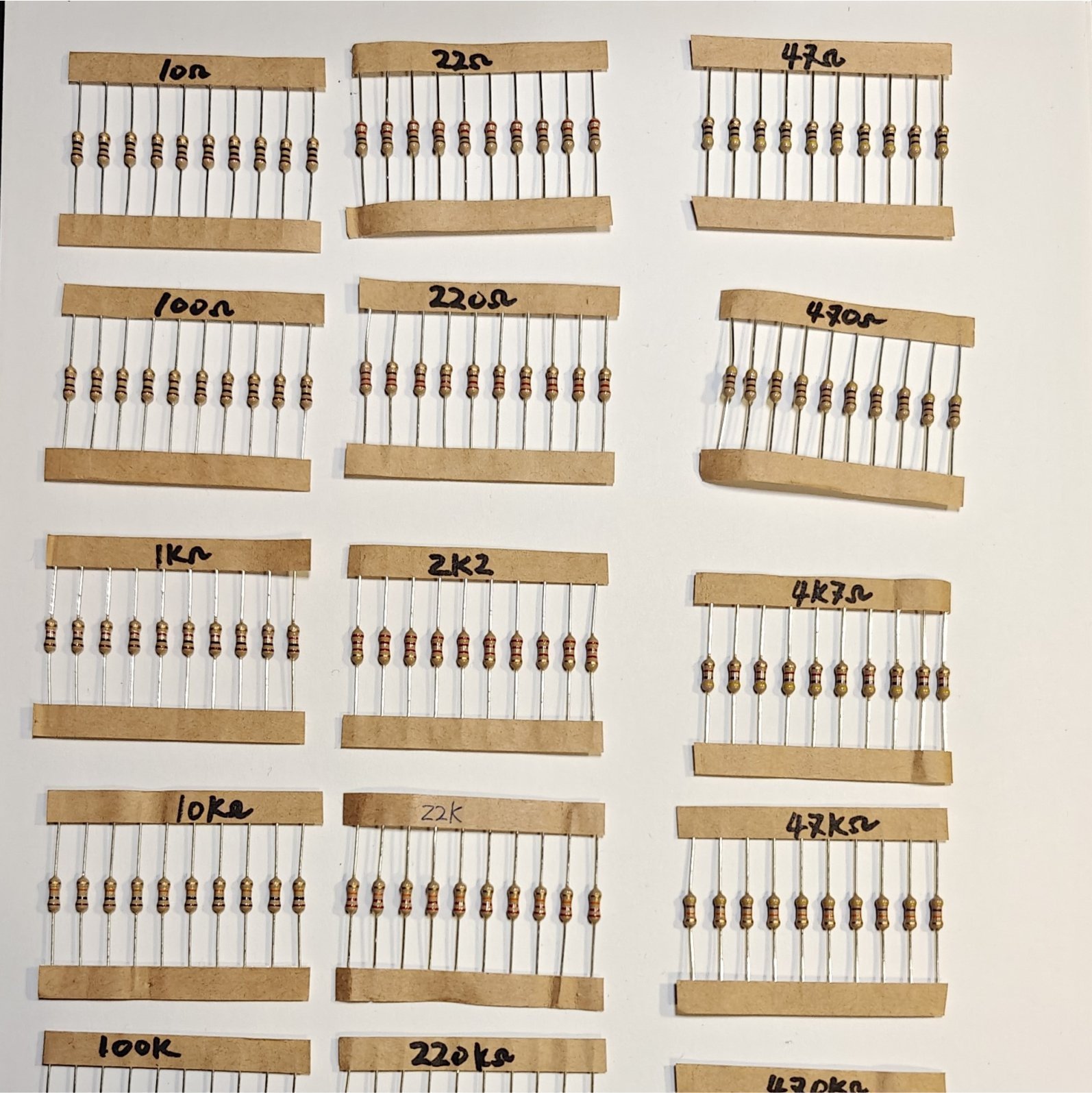 Se produkter som liknar 10 ohm - 1M ohm resistorer mo.. på Tradera (695481306)