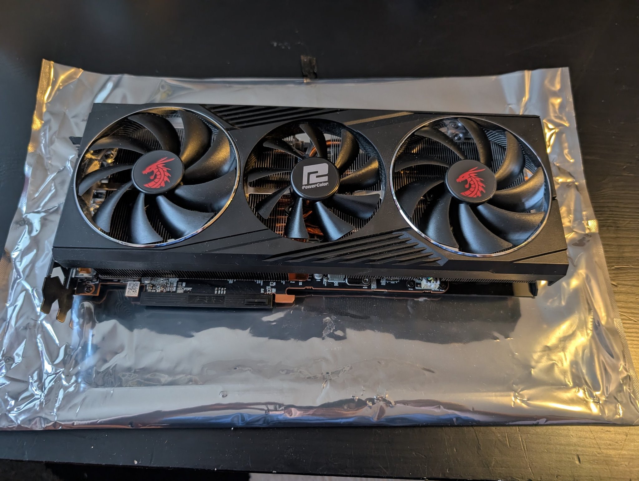 Se produkter som liknar GPU AMD 6800 XT PowerColor Re.. på Tradera (683962430)