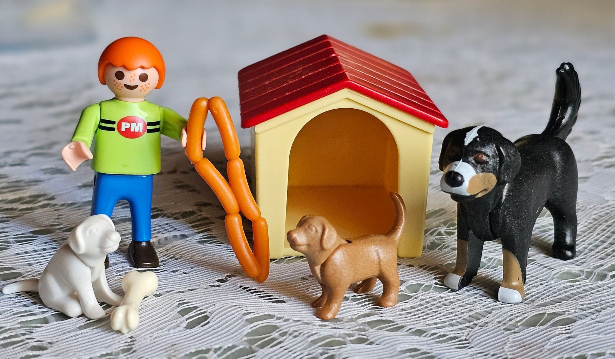 Se produkter som liknar Playmobil - POJKE MED SINA HU.. på Tradera (697712316)