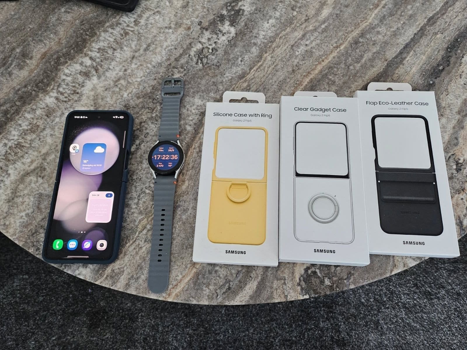 Se produkter som liknar Samsung Galaxy Z Flip 5, 512g.. på Tradera (695962630)